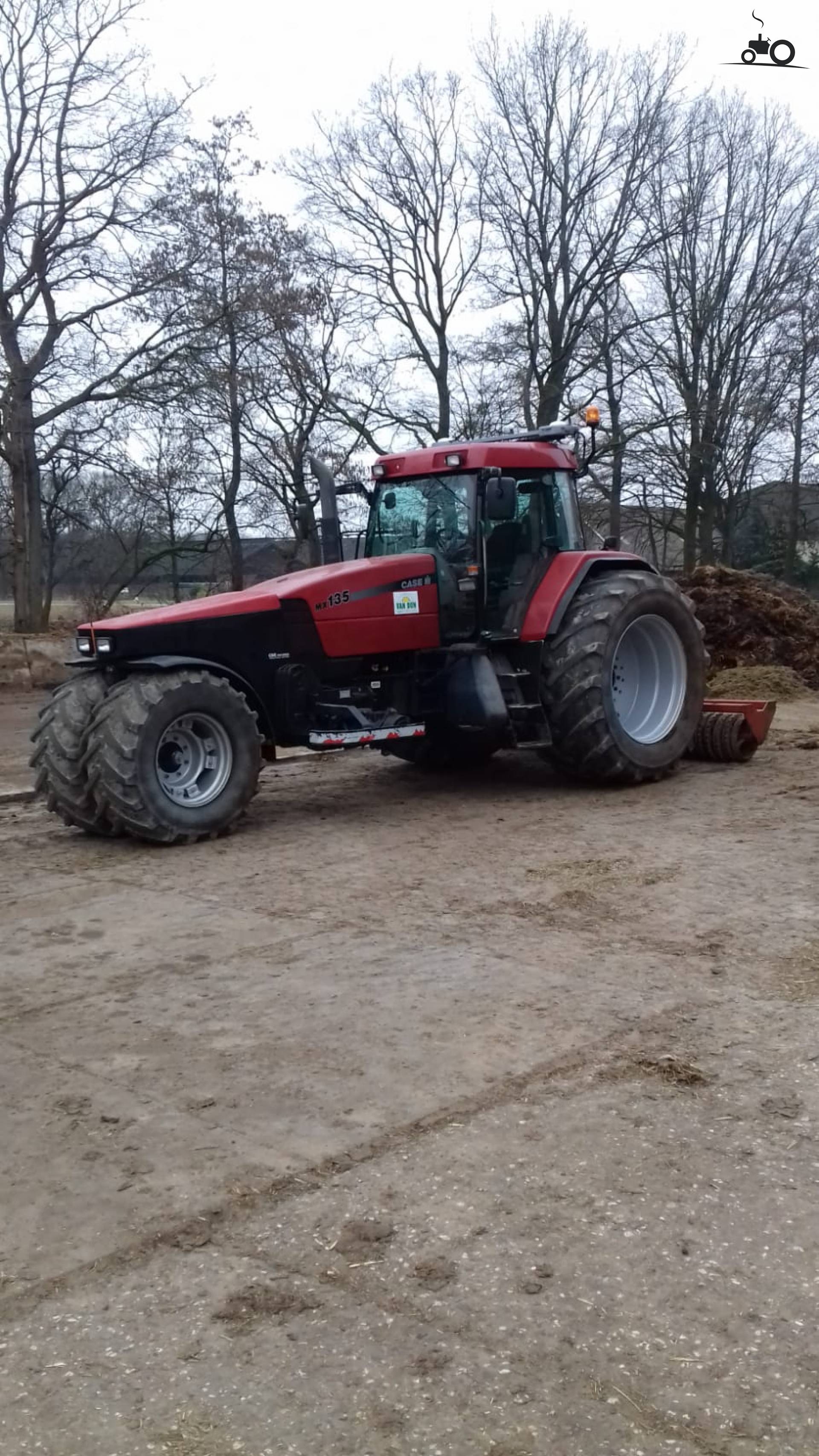 Foto Case IH Maxxum MX 135 #1281253