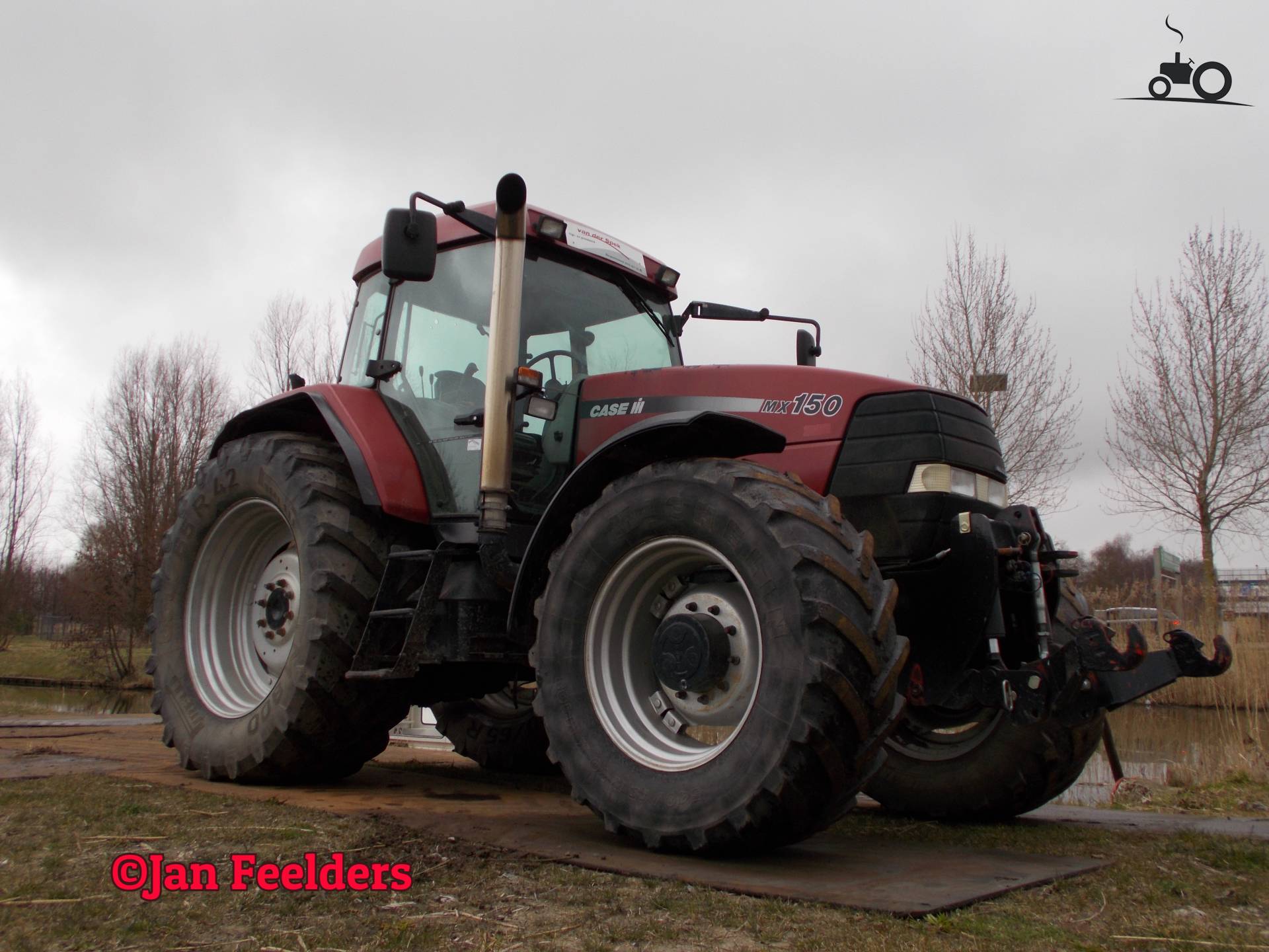 Foto Case MX 150 #1406276