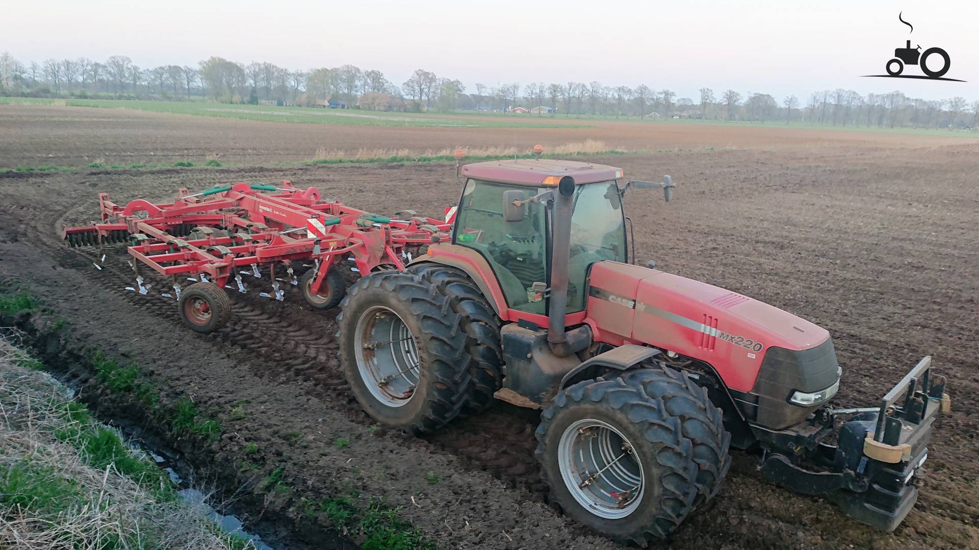 Case MX 220 Fanclub - Specificaties, Foto's, Reviews & Forum