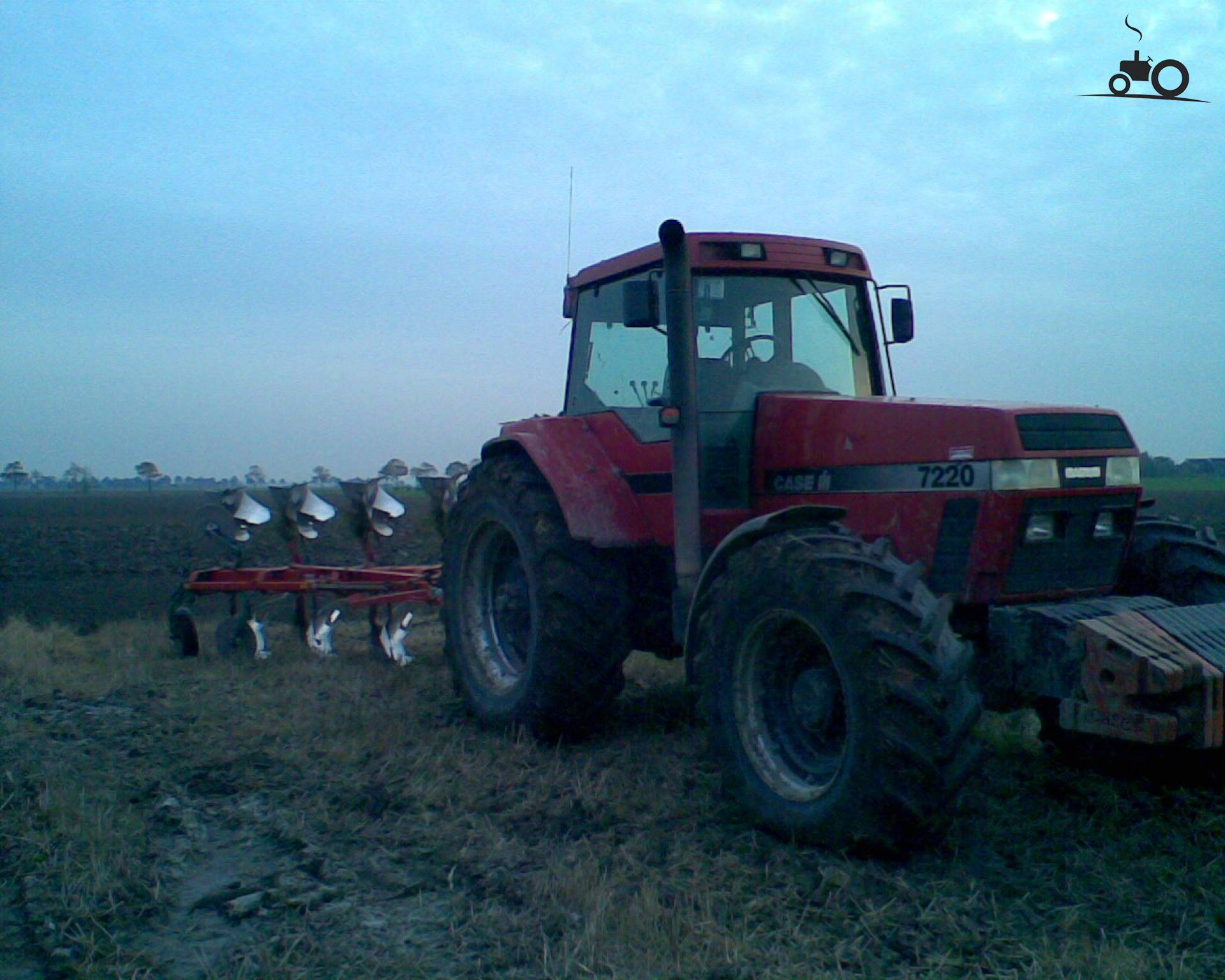 Case International Magnum 7220