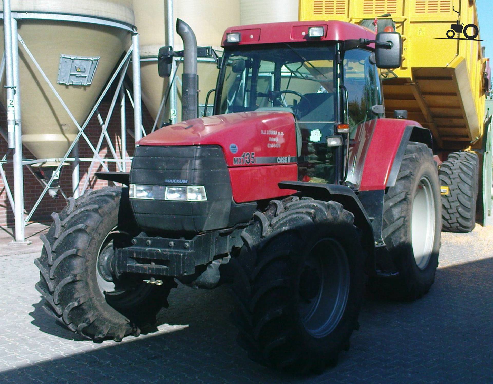 Foto Case MX 135 van H.j. Looman en Zn.