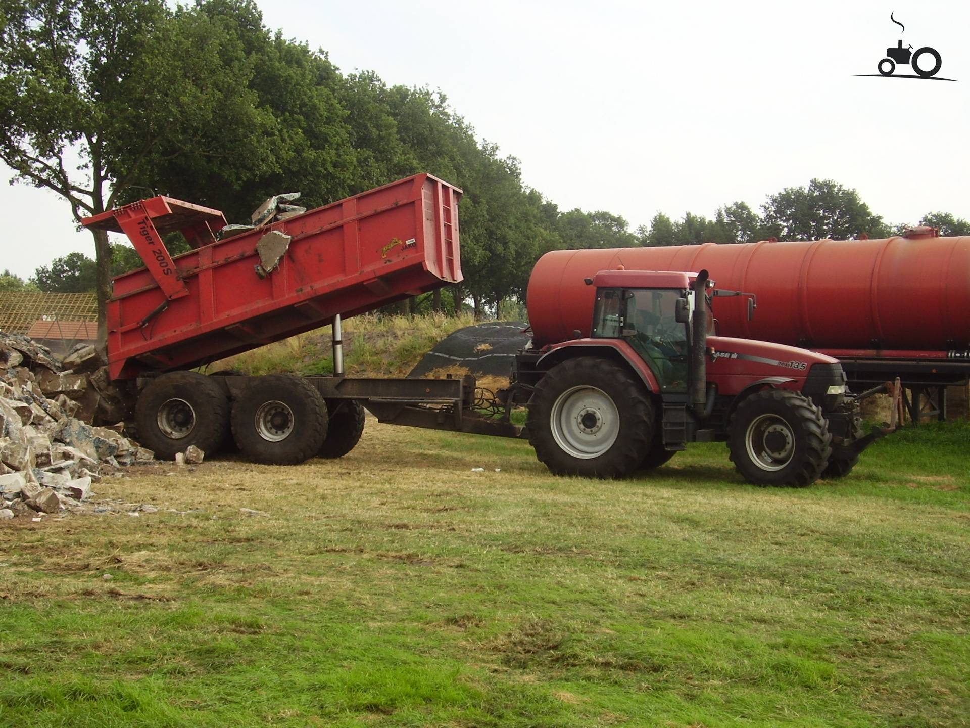 Foto Case MX 135 #490892