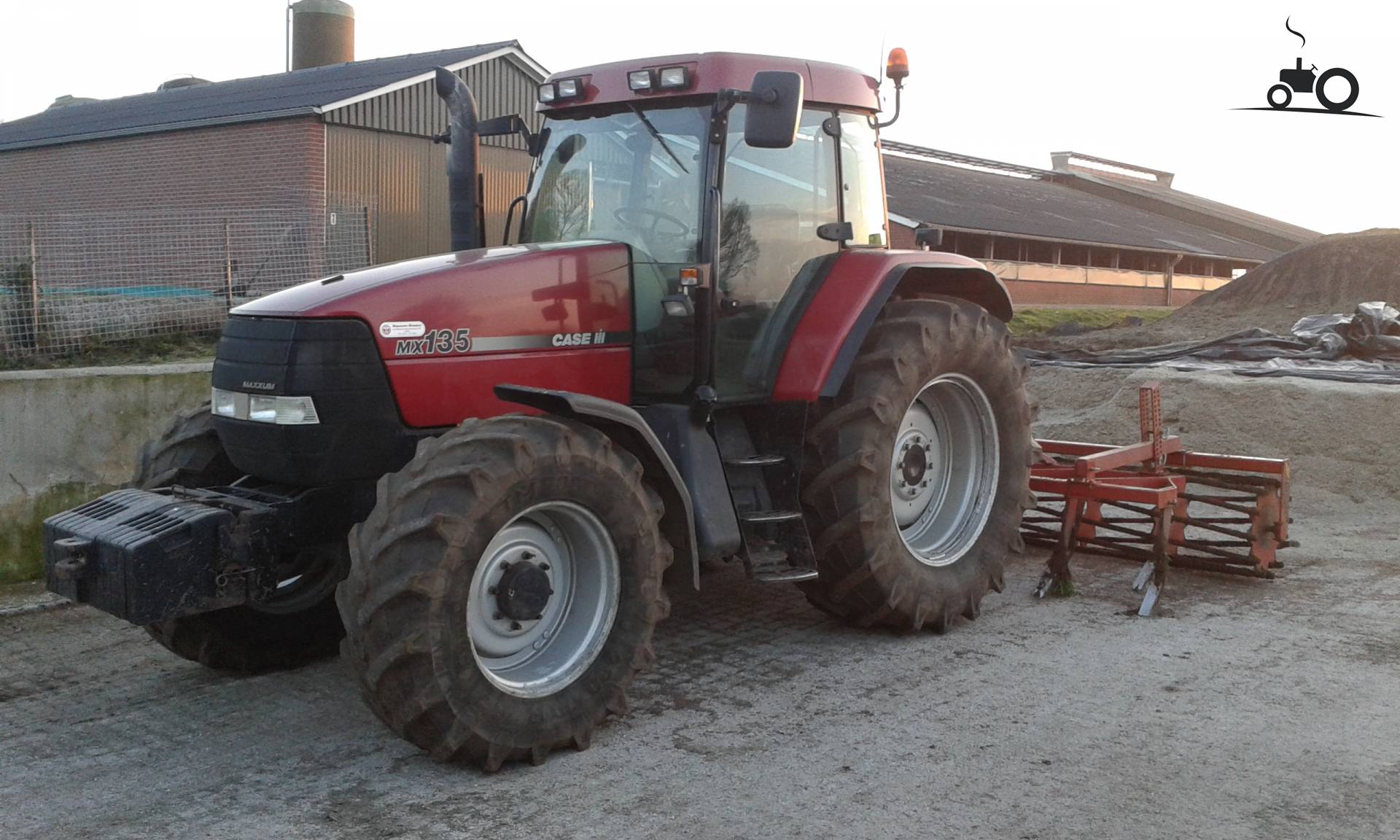 Foto Case MX 135 #945498