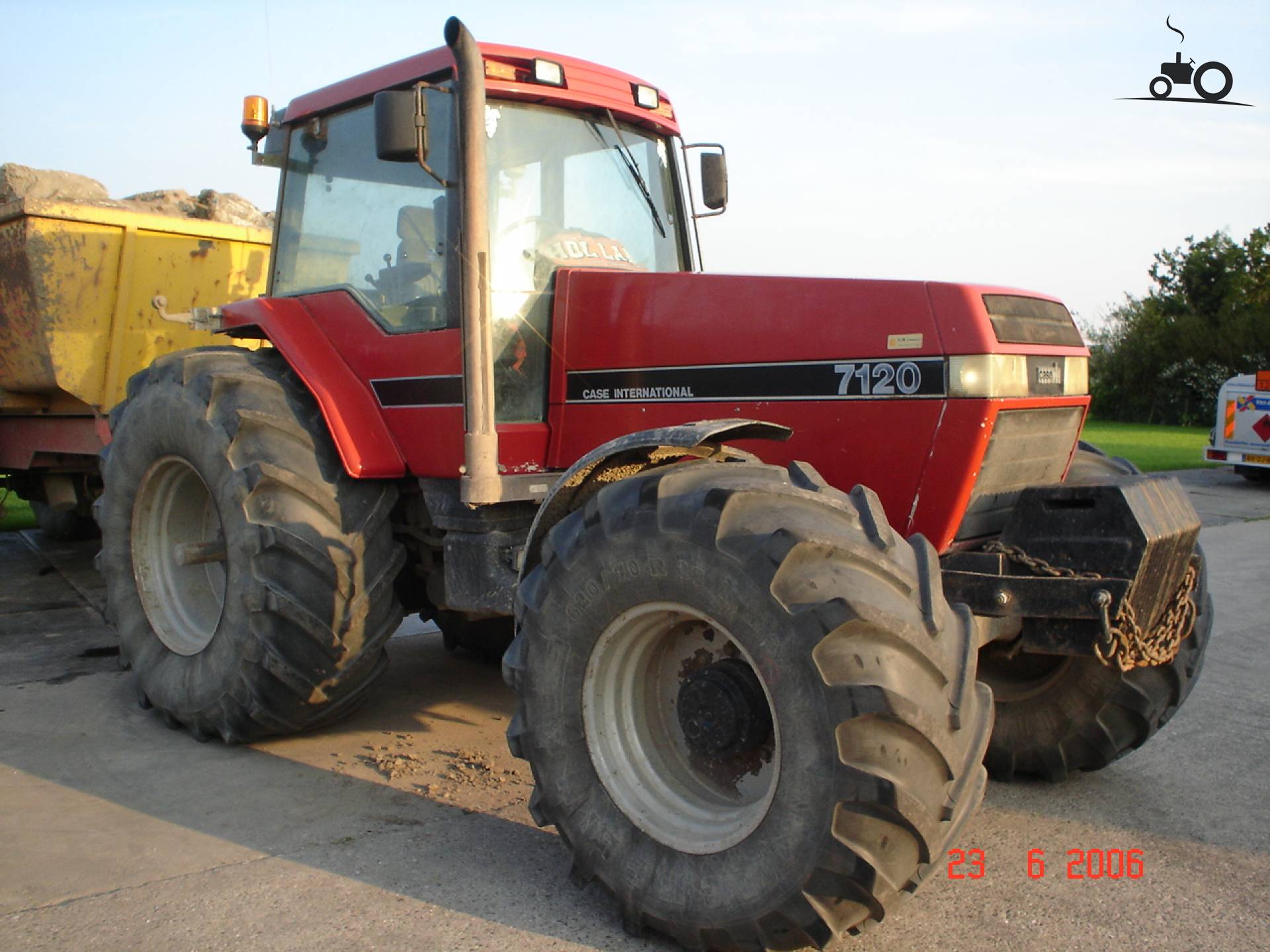 Foto Case International Magnum 7120 #9841