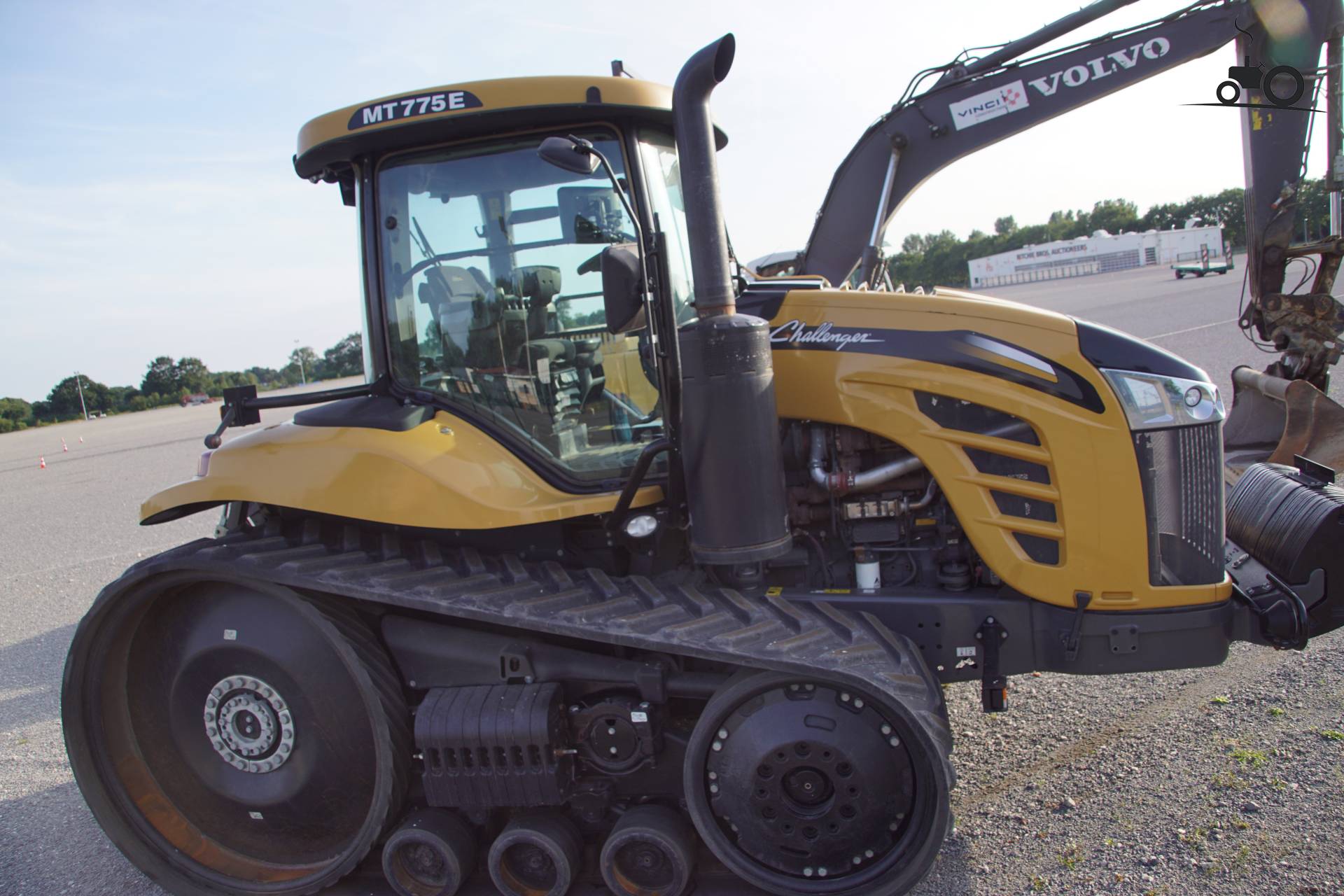 Cat Challenger MT 755