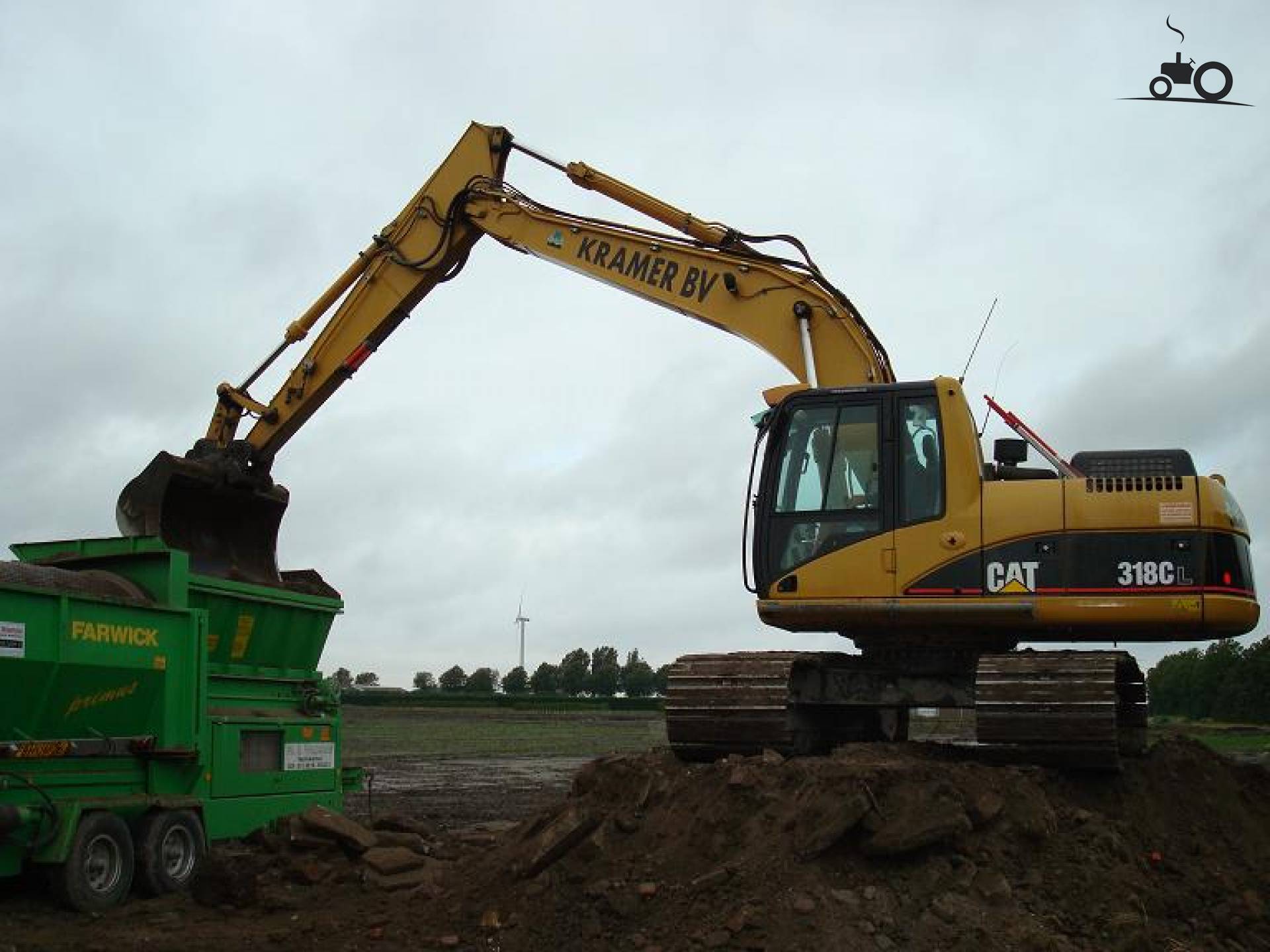 Cat 318C - United Kingdom - Tractor picture #143291