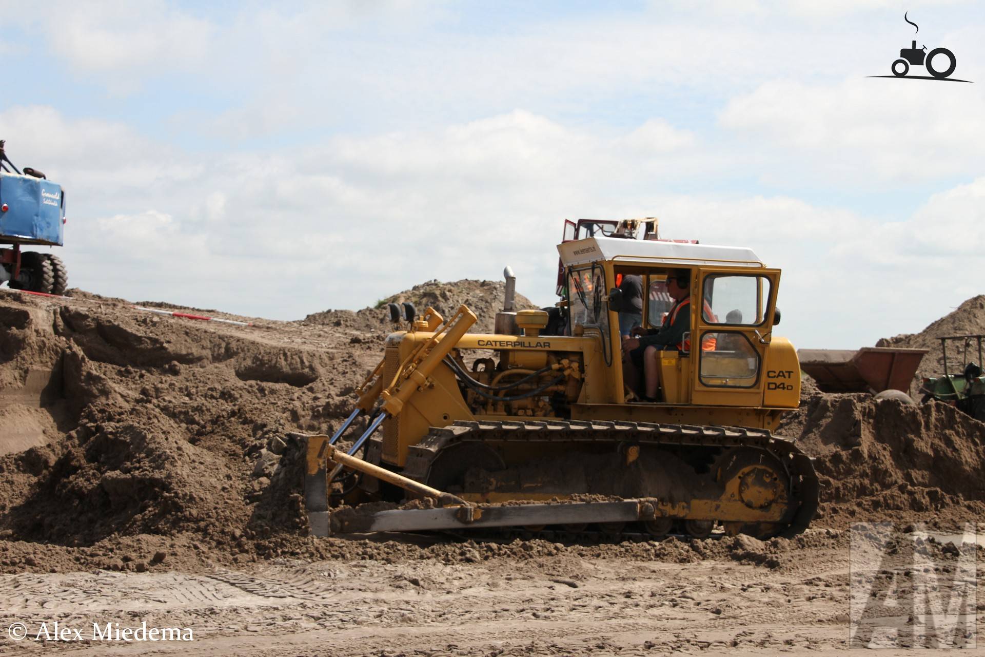 Foto Cat D4D van Leenaerts Transport Born B.V.