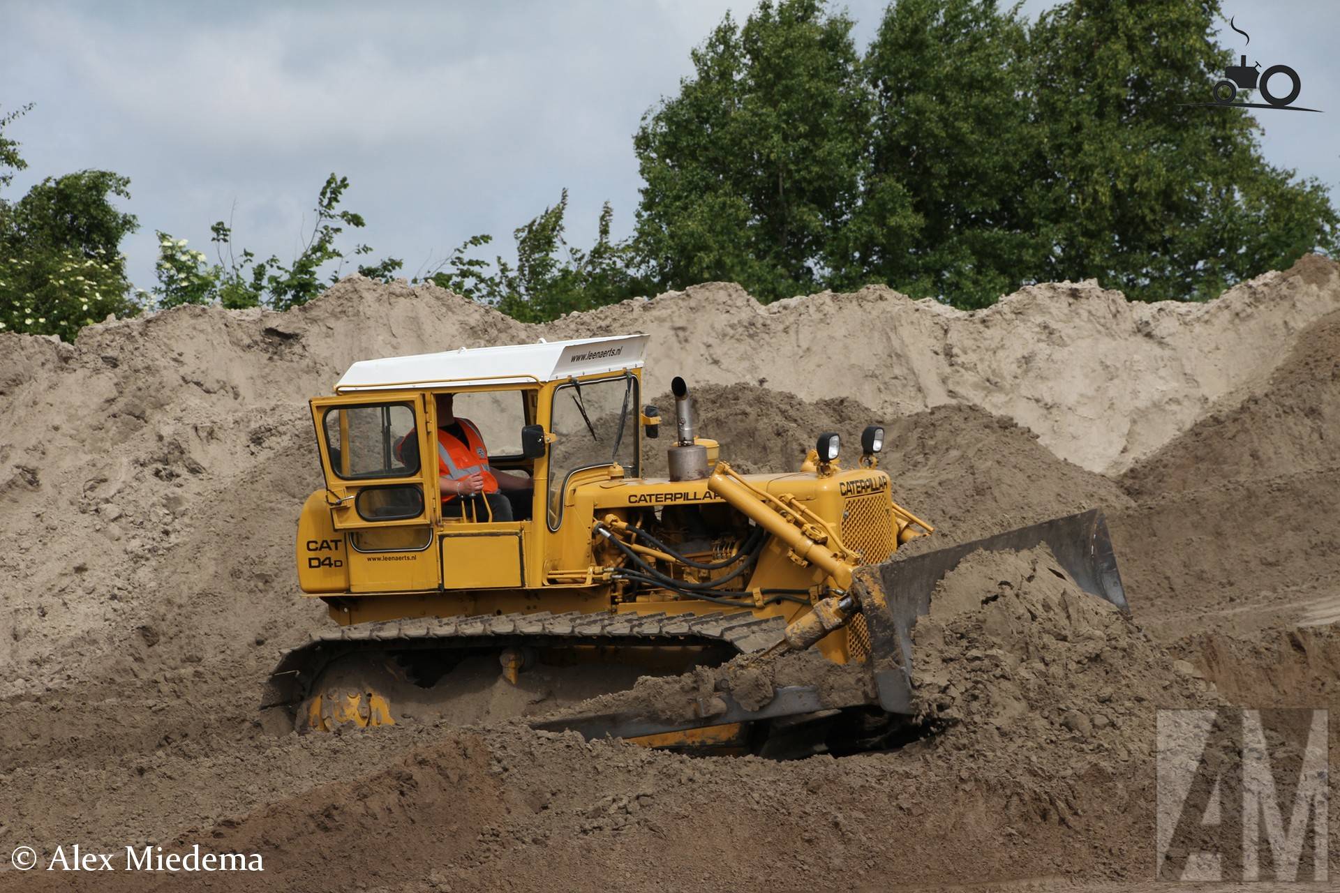 Foto Cat D4D van Leenaerts Transport Born B.V.