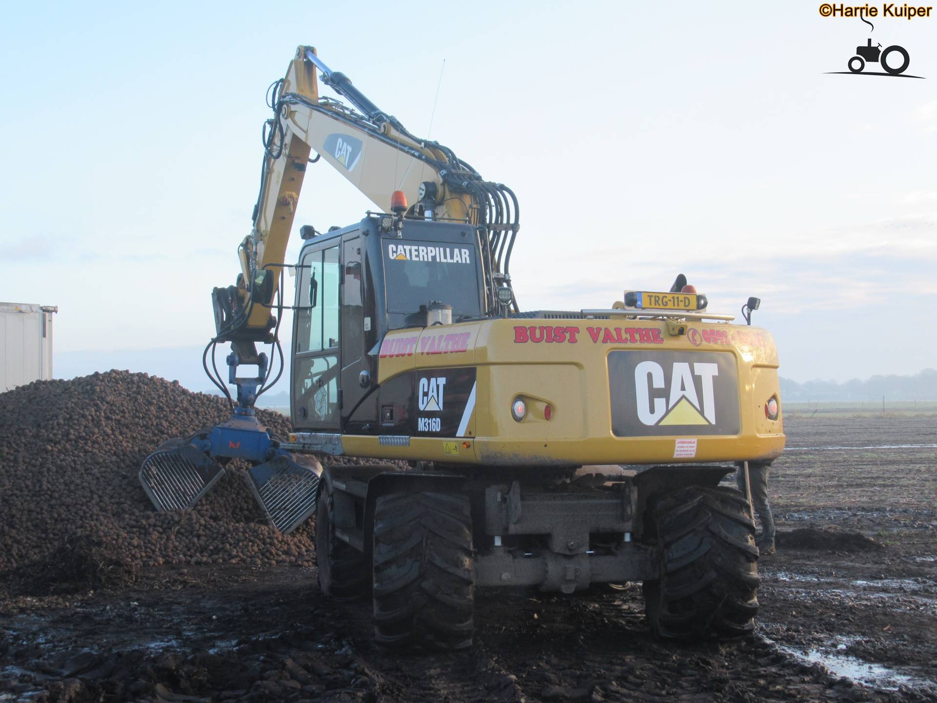 Cat M316D