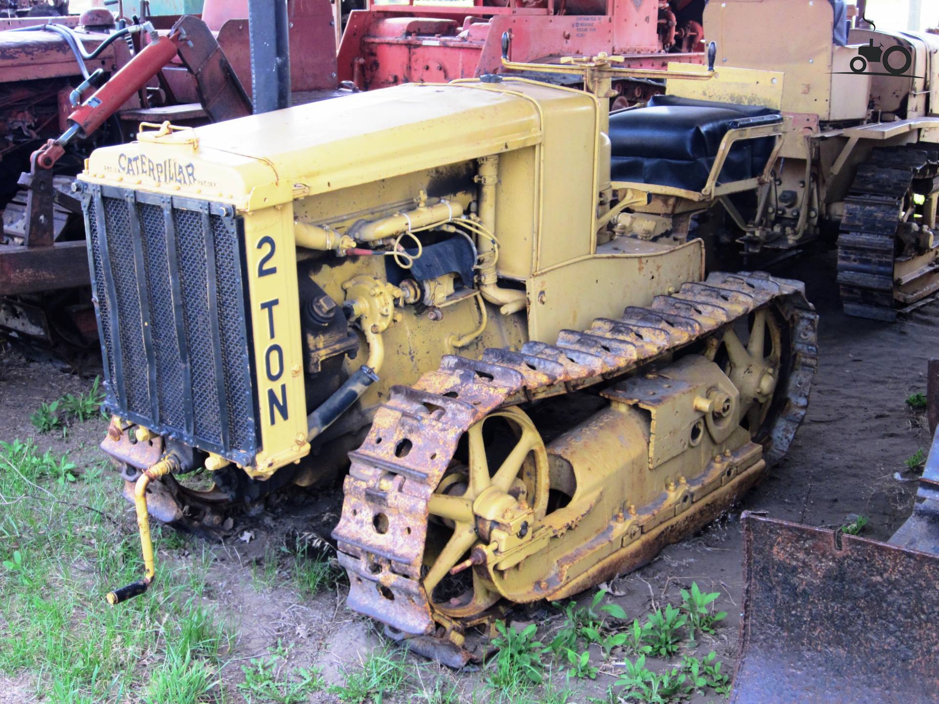 Cat 2 Ton Fanclub - Specificaties, Foto's, Reviews & Forum