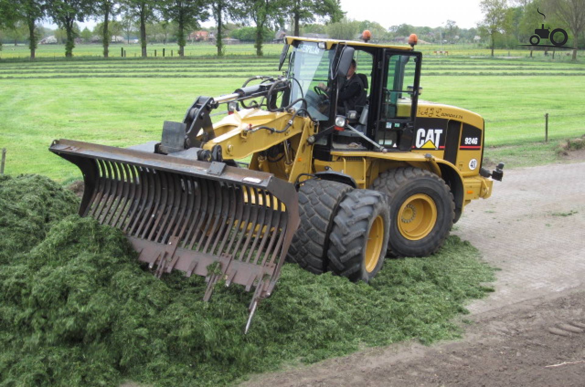 Foto Cat 924G van A.j. Looman & Zn.