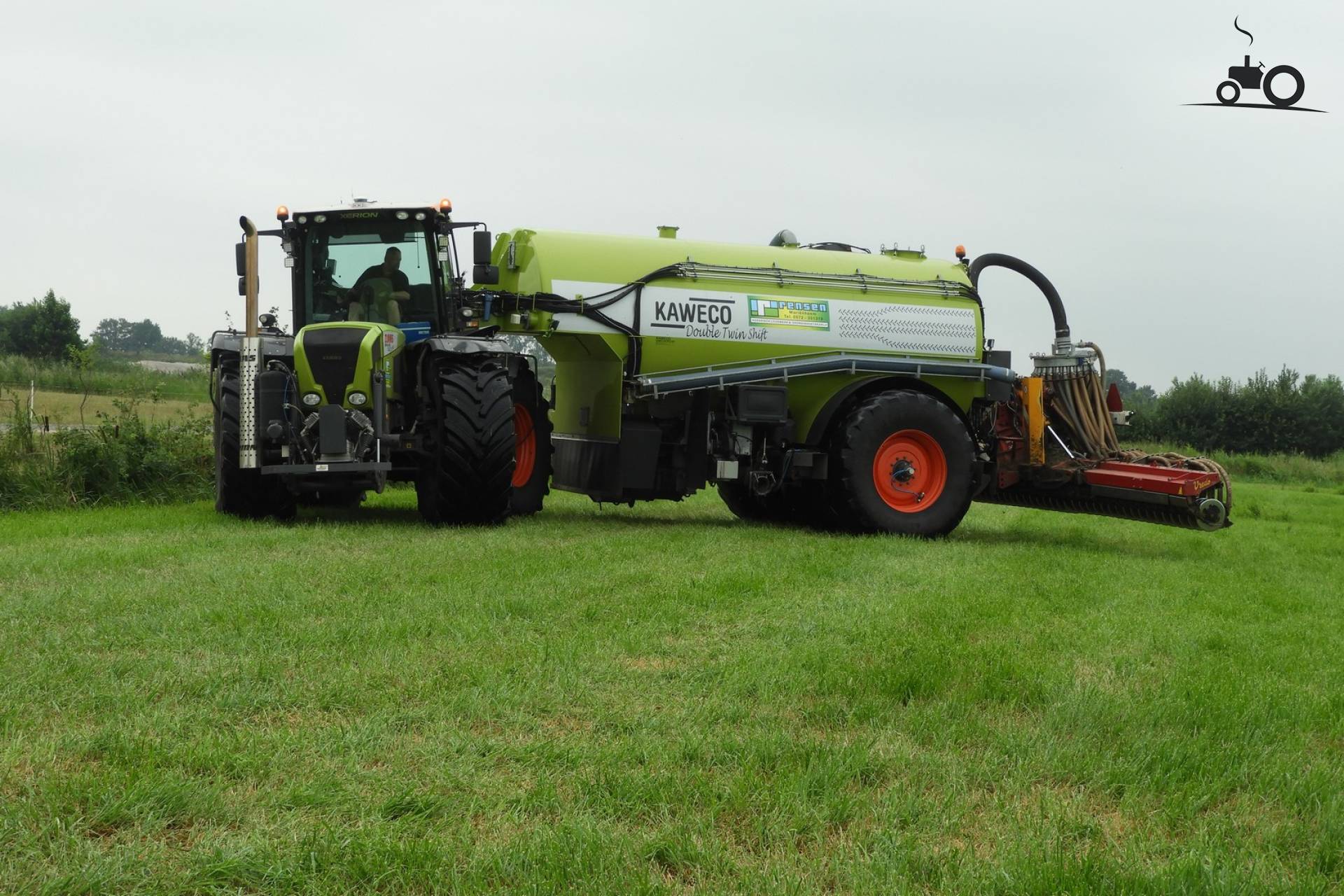 Foto Claas Xerion 3800 TRAC van Rensen Loonbedrijf