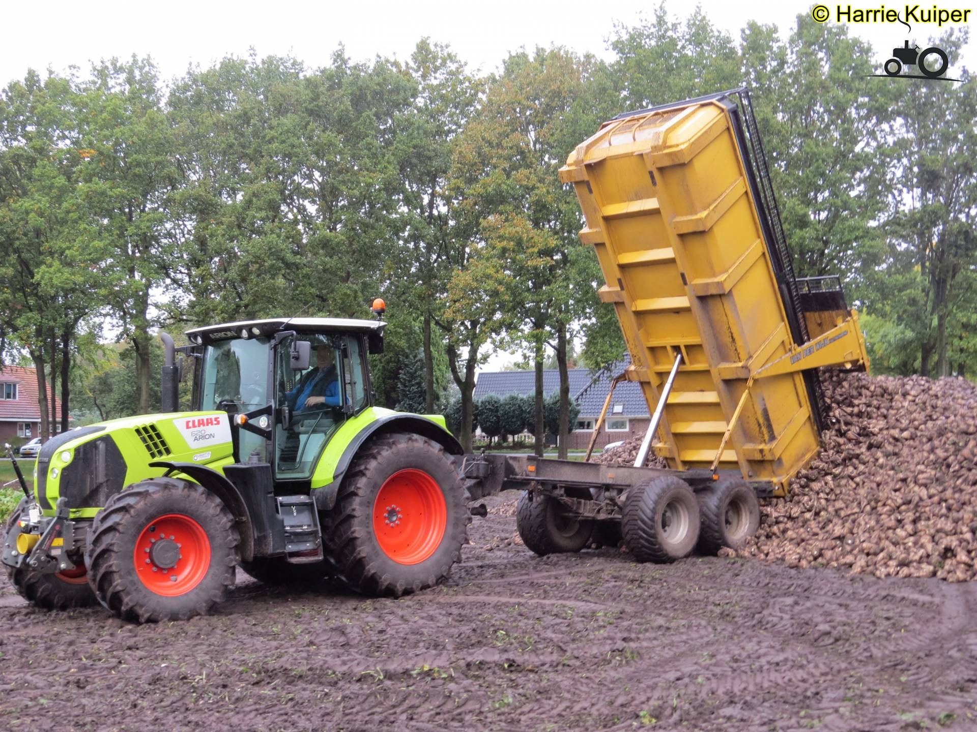 Foto Claas Arion 620 #1318177
