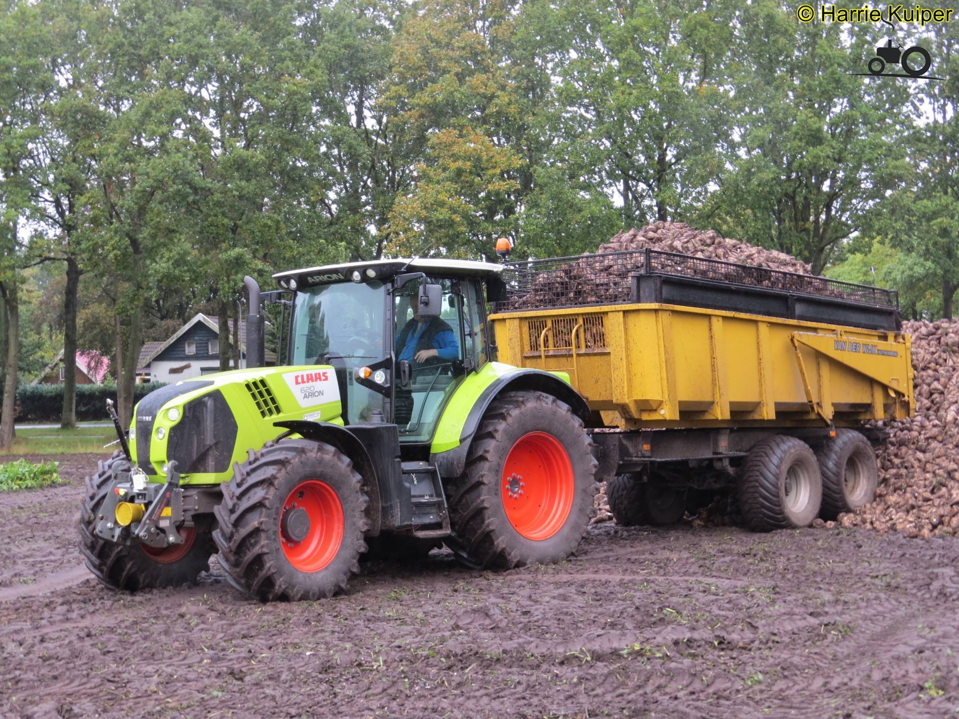 Foto Claas Arion 620 #1318178