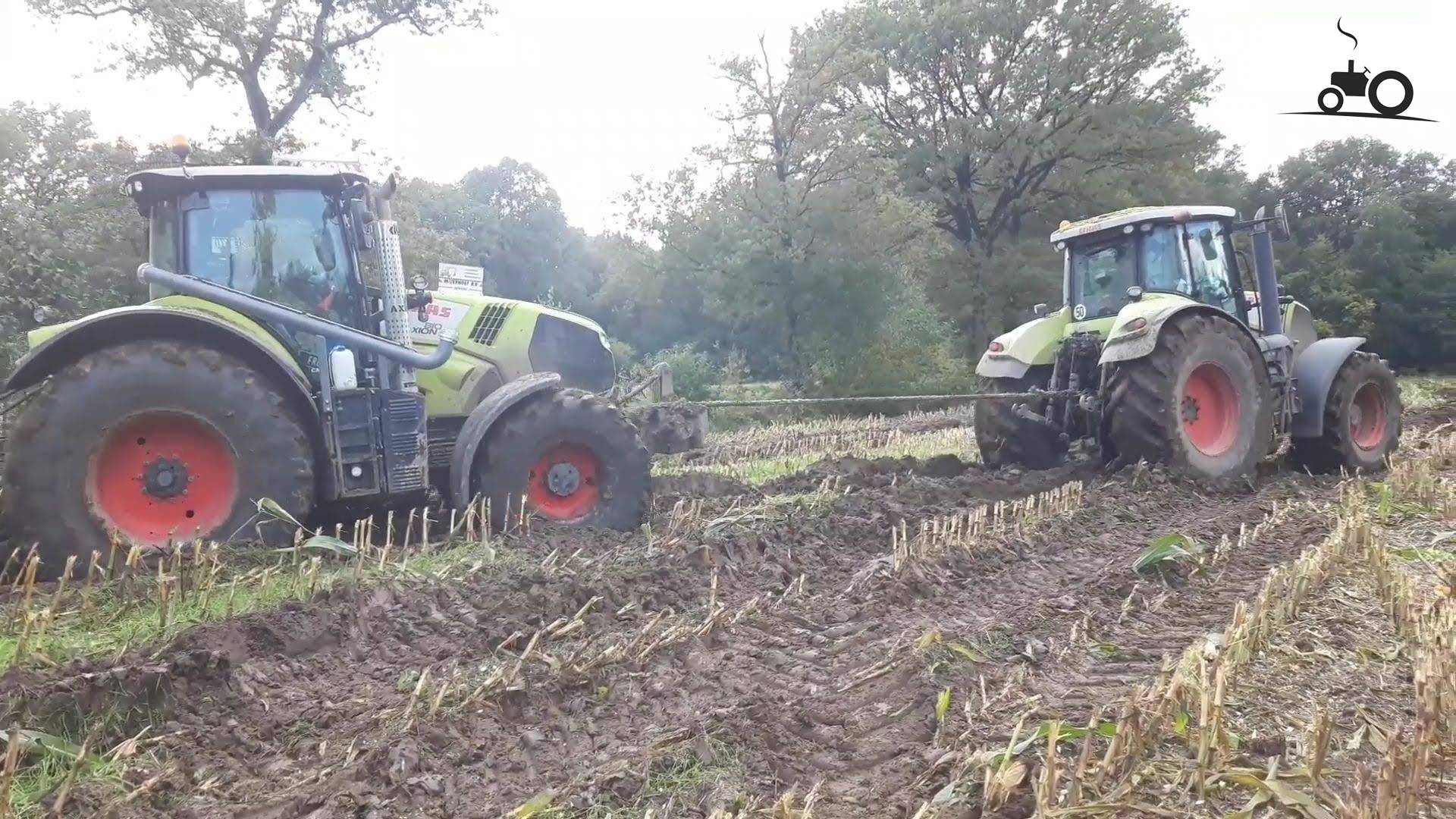 Vastgereden - Claas Axion 810 van Loonbedrijf M. Verhoef BV
