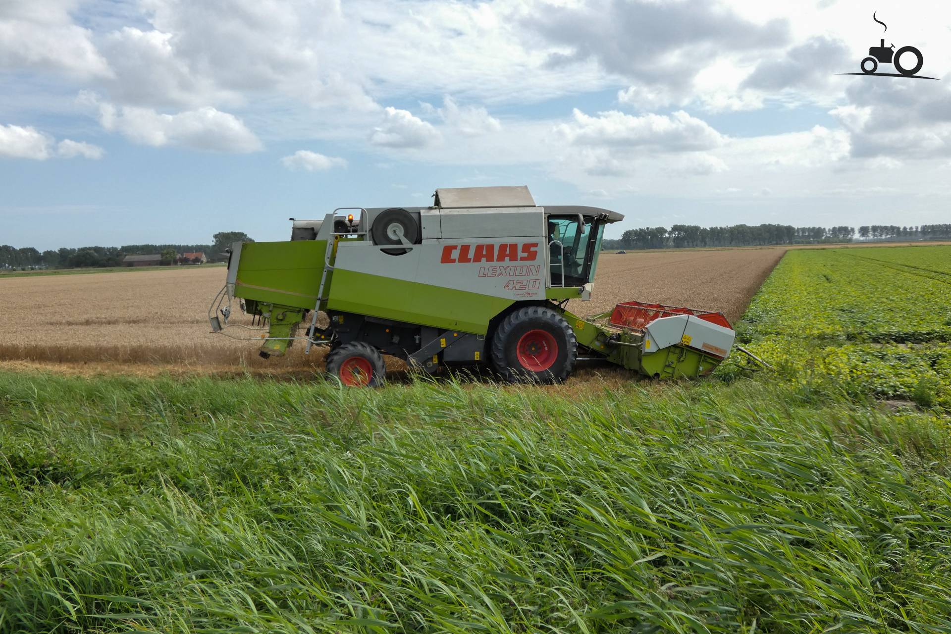 Foto Claas Lexion 420 #1433189