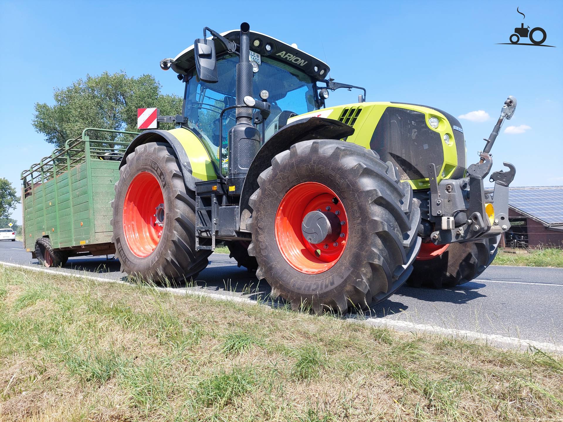 Foto Claas Arion 660 #1478606