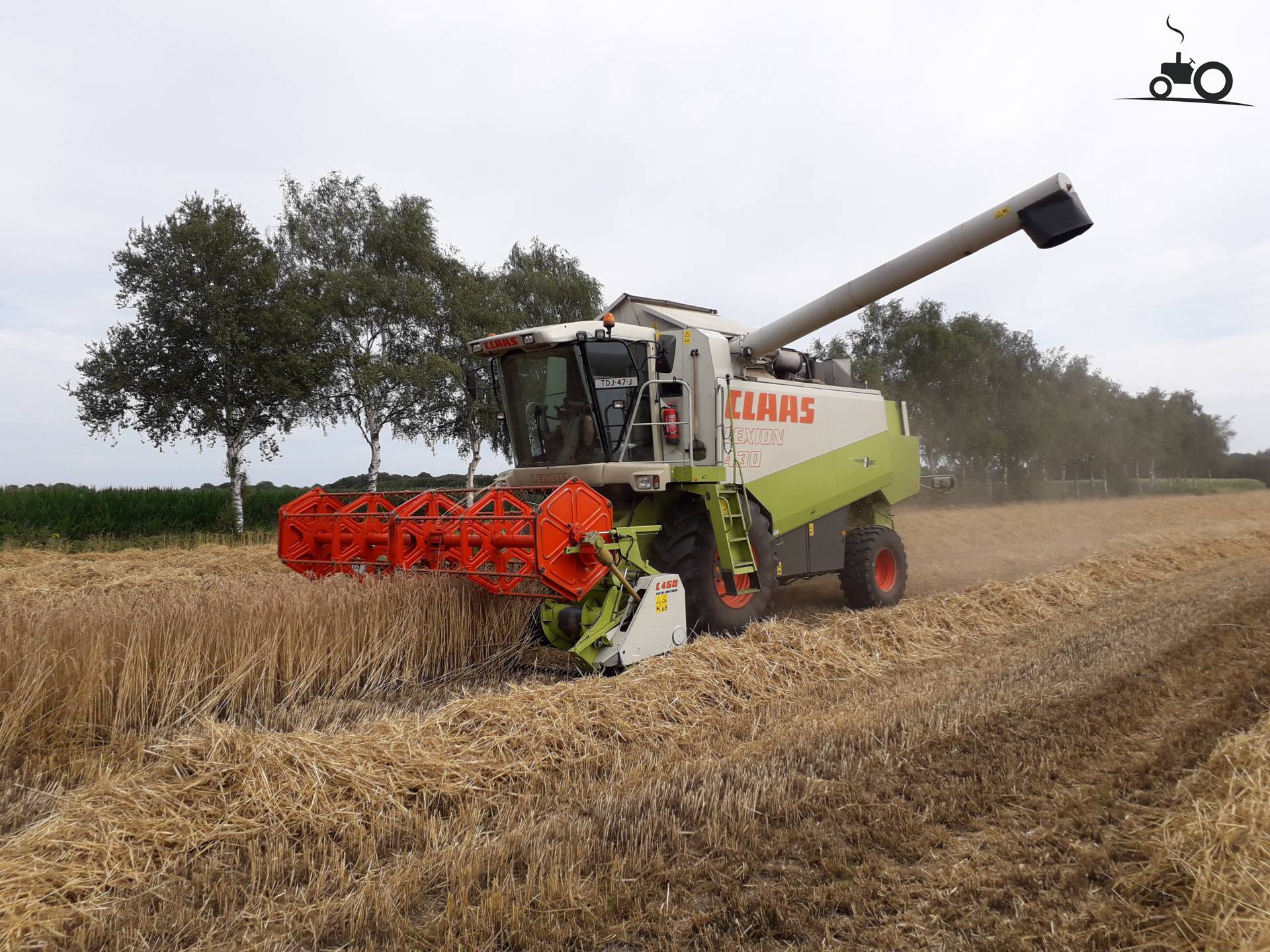 Foto Claas Lexion 430 van Van Den Hout
