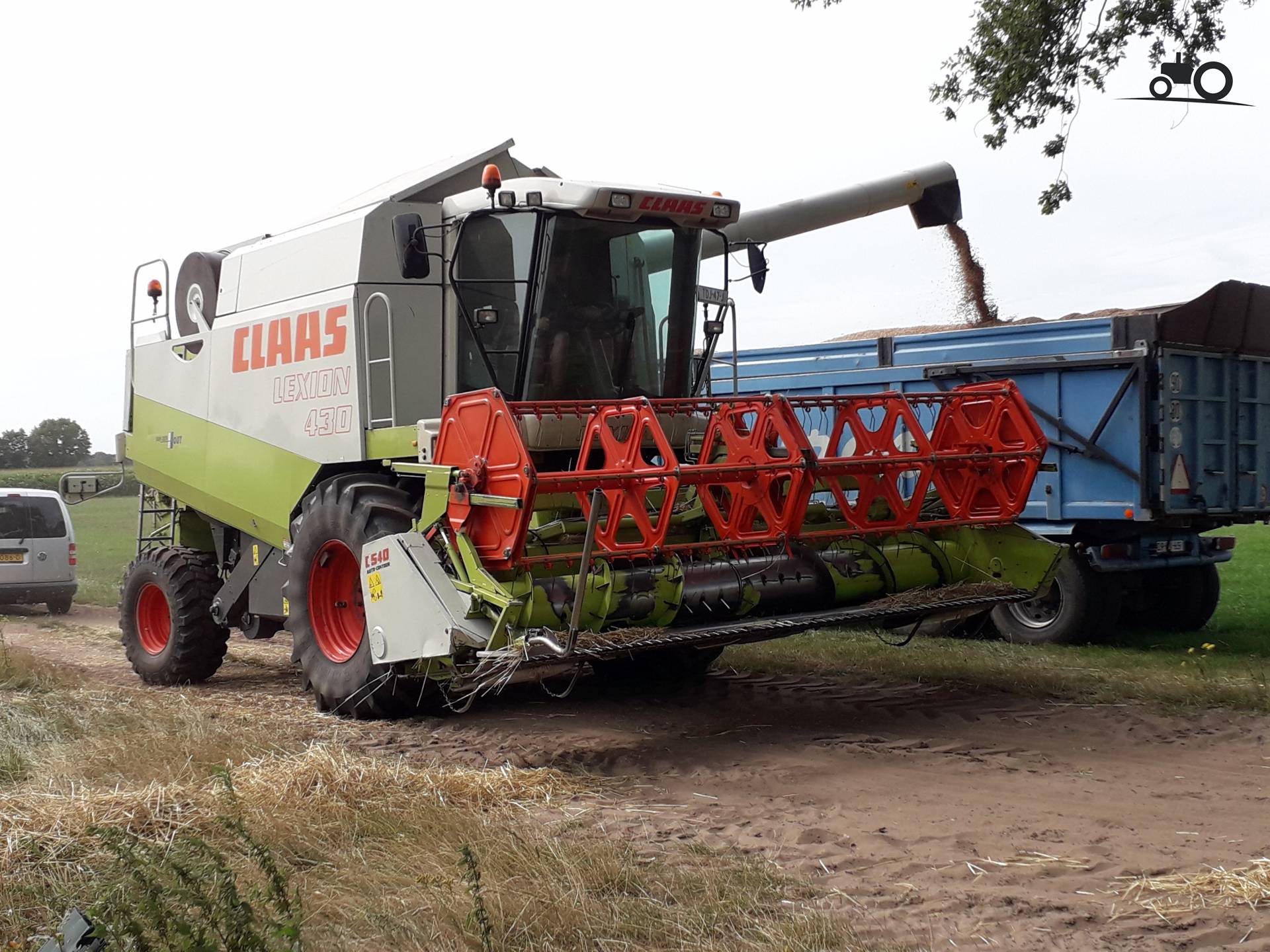 Foto Claas Lexion 430 van Van Den Hout