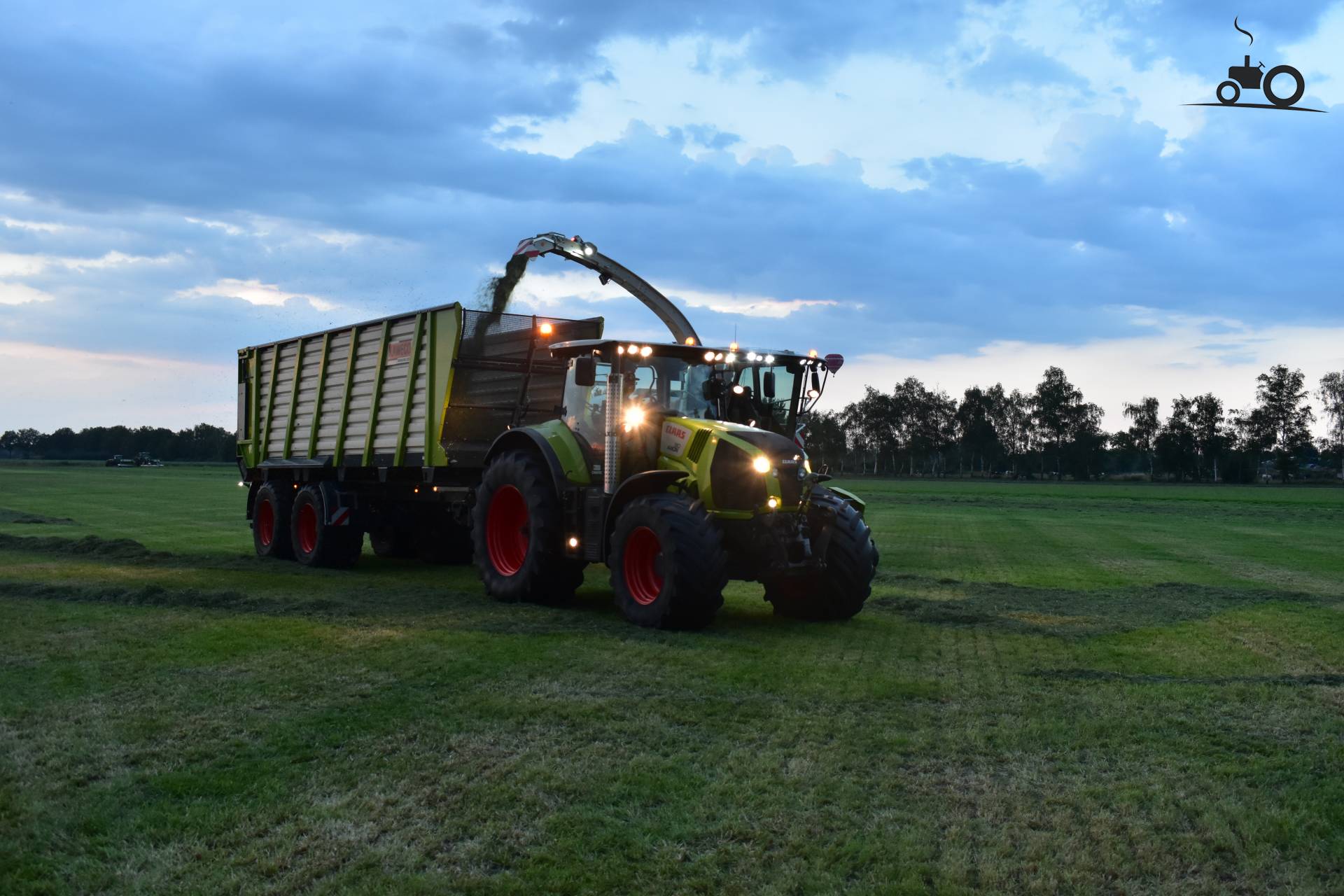 Foto Claas Axion 810 #1484109