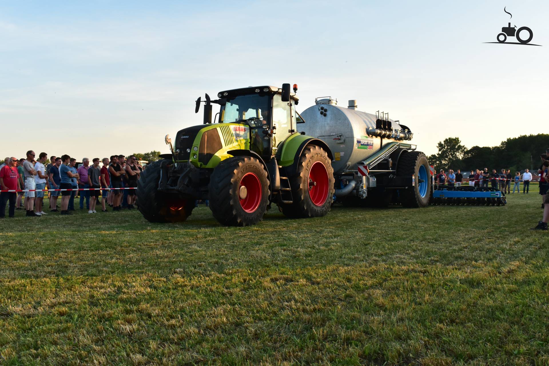 Foto Claas Axion 820 #1485929