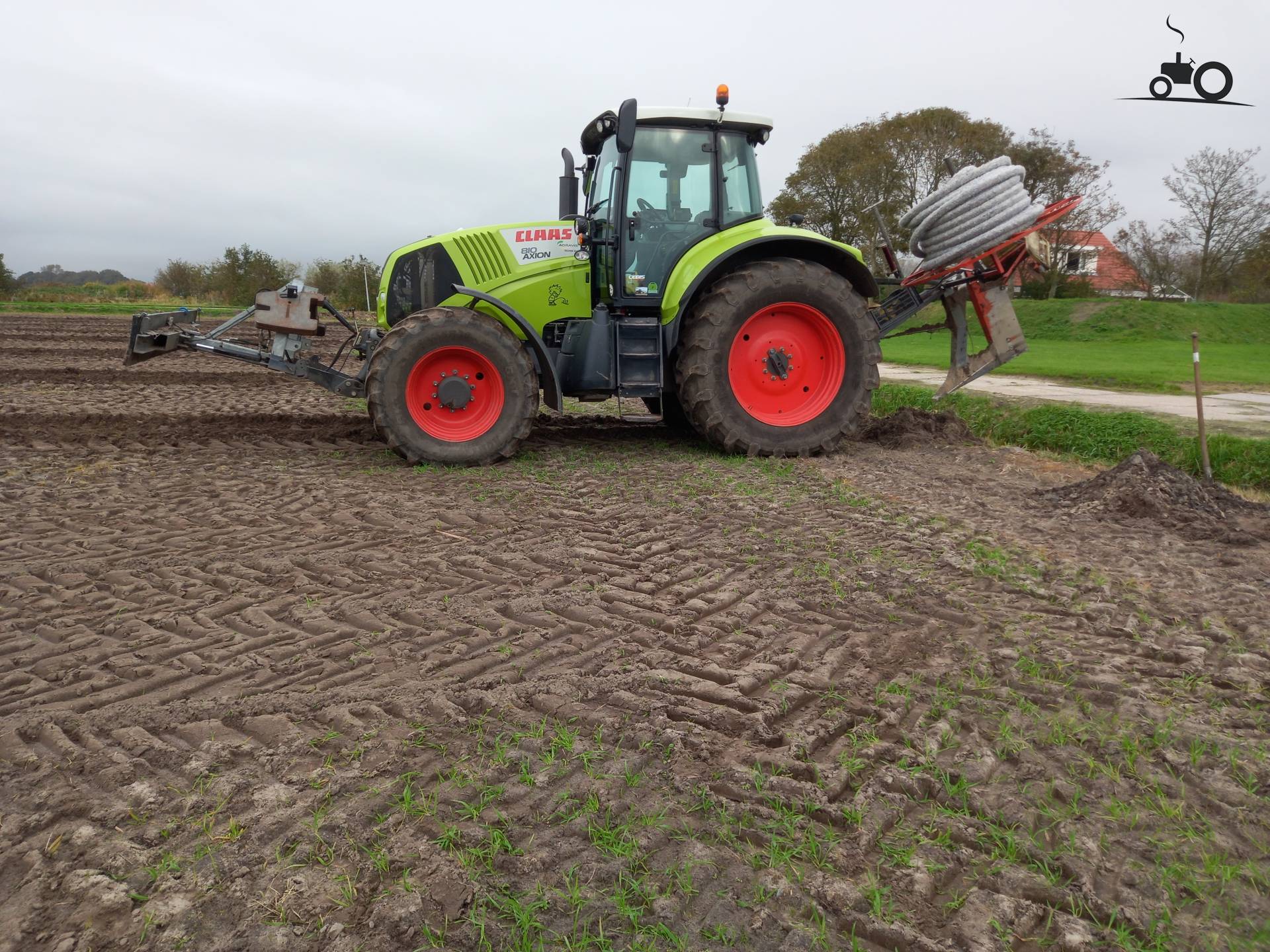 Foto Claas Axion 810 van Klus en montage Bedrijf Burger