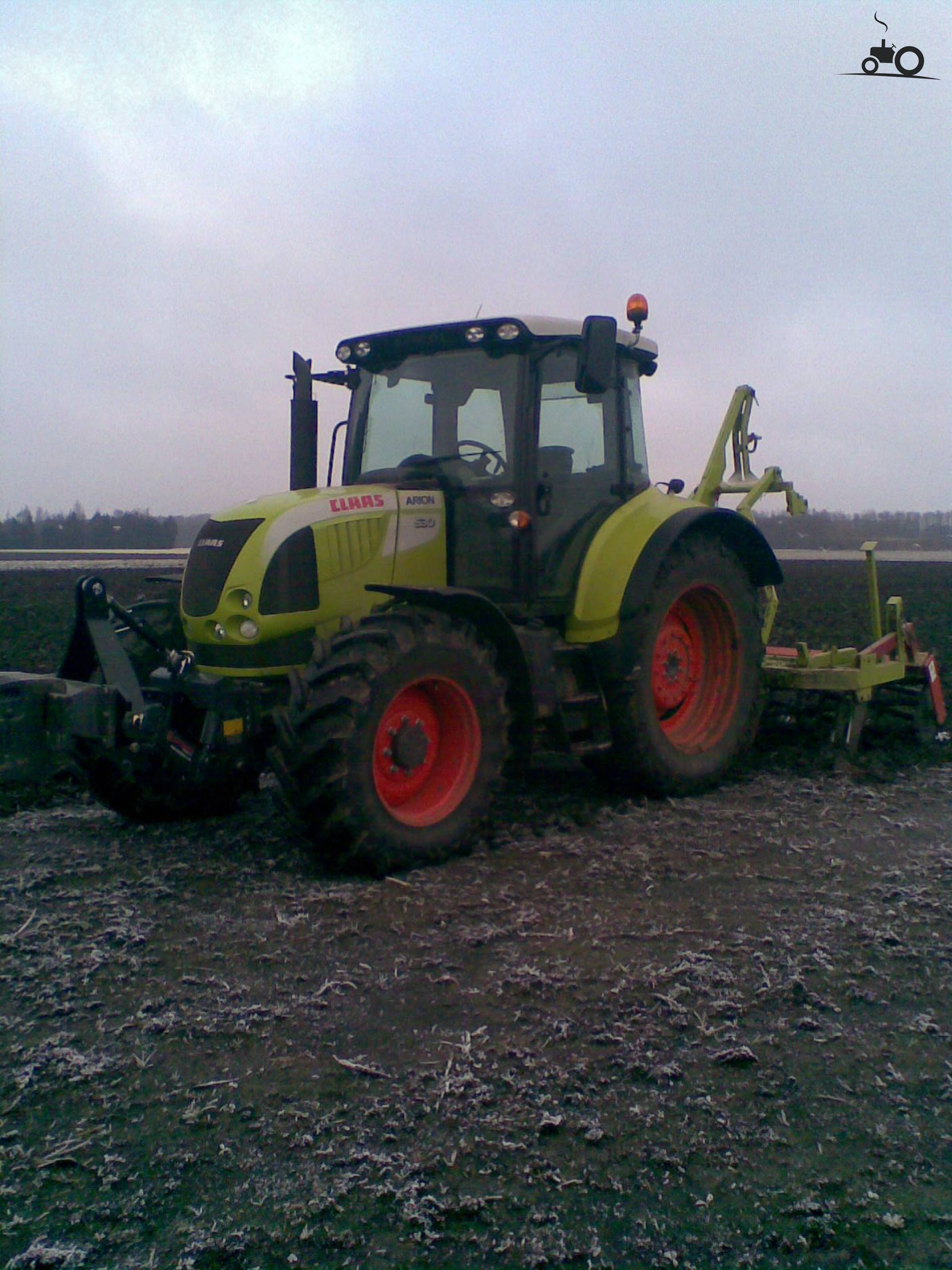 Claas Arion 530