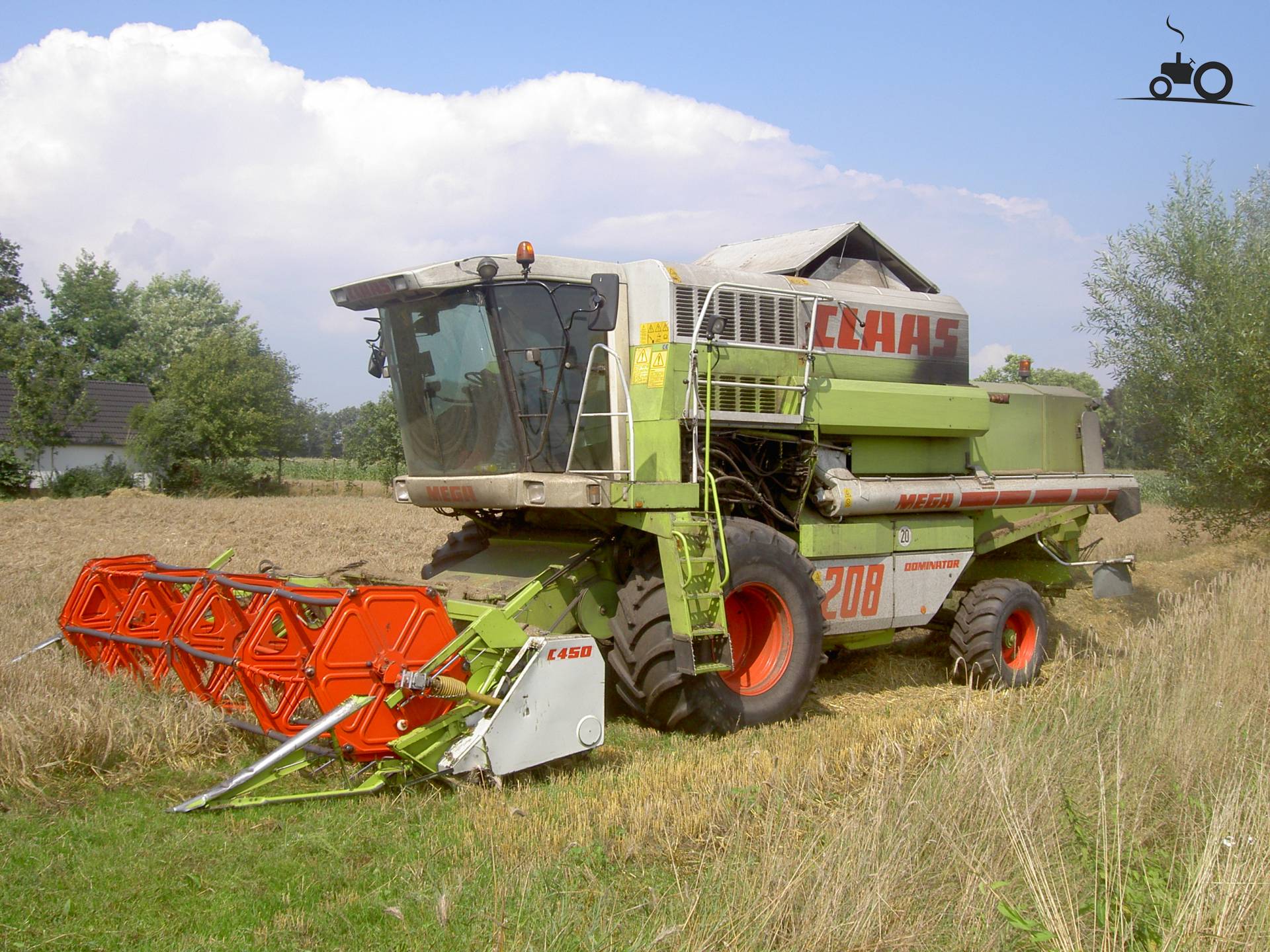 Foto Claas Dominator 208 Mega #389415