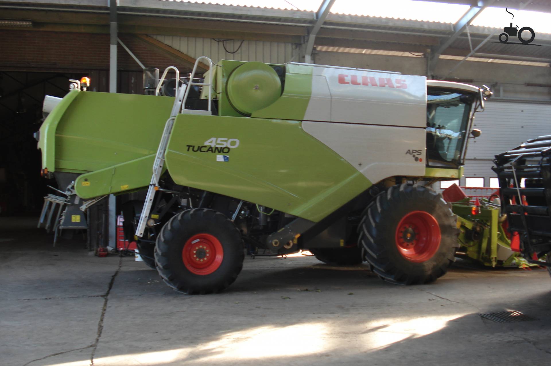 Foto Claas Tucano 450 #393971