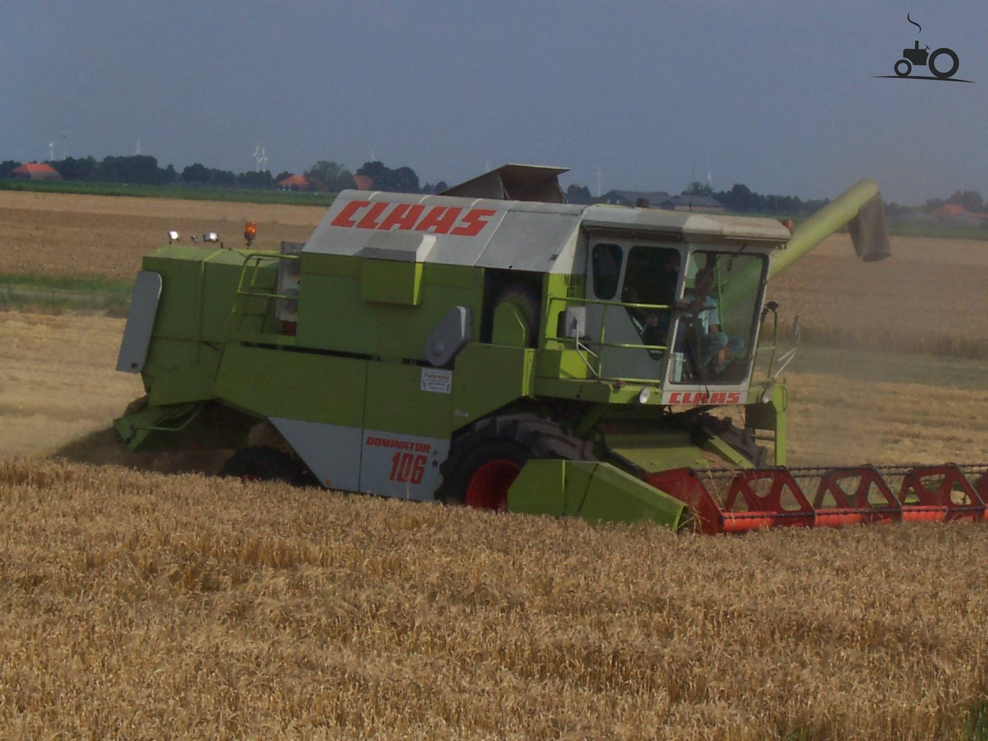 Claas Dominator 106