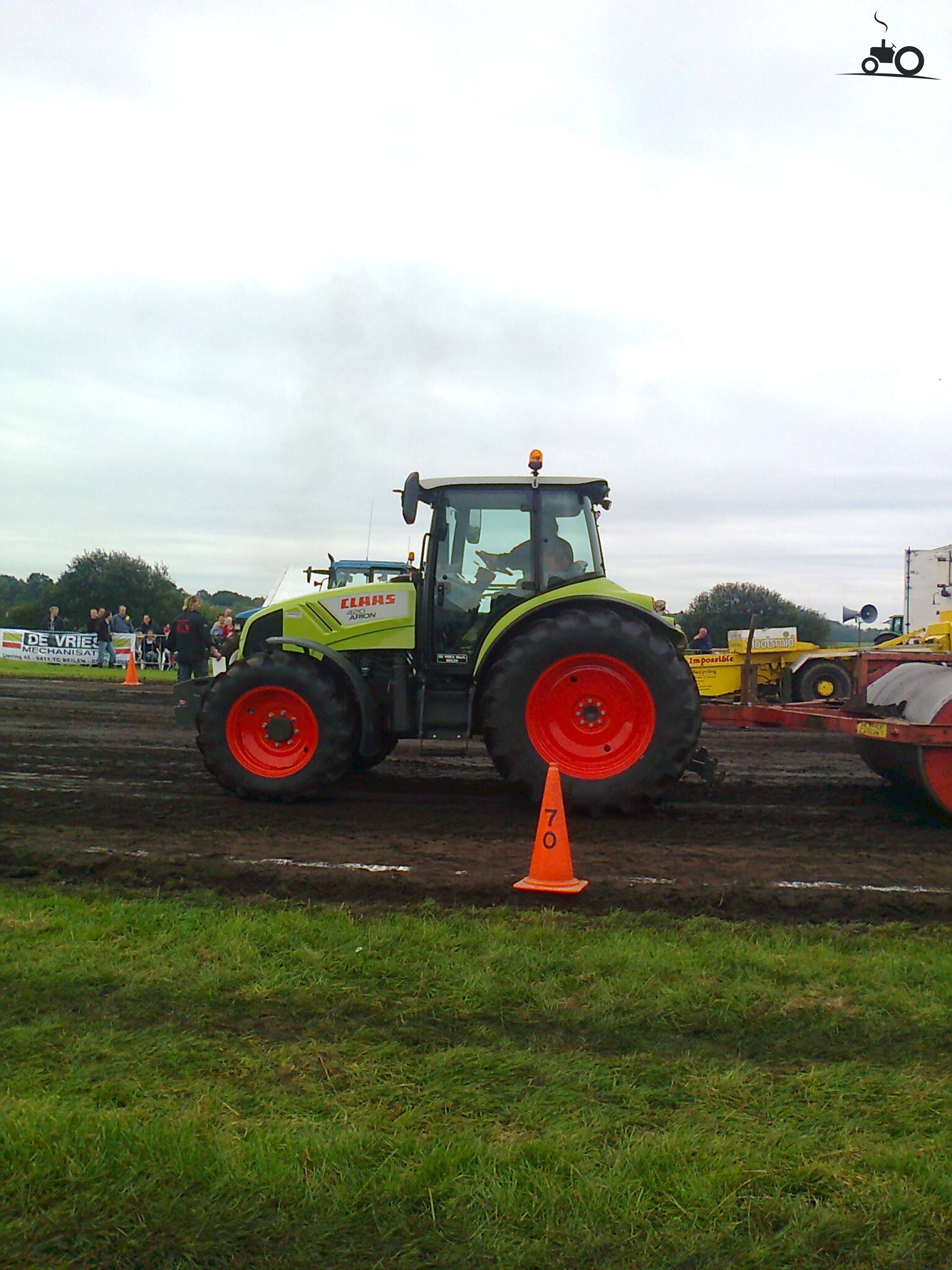 Claas Arion 420