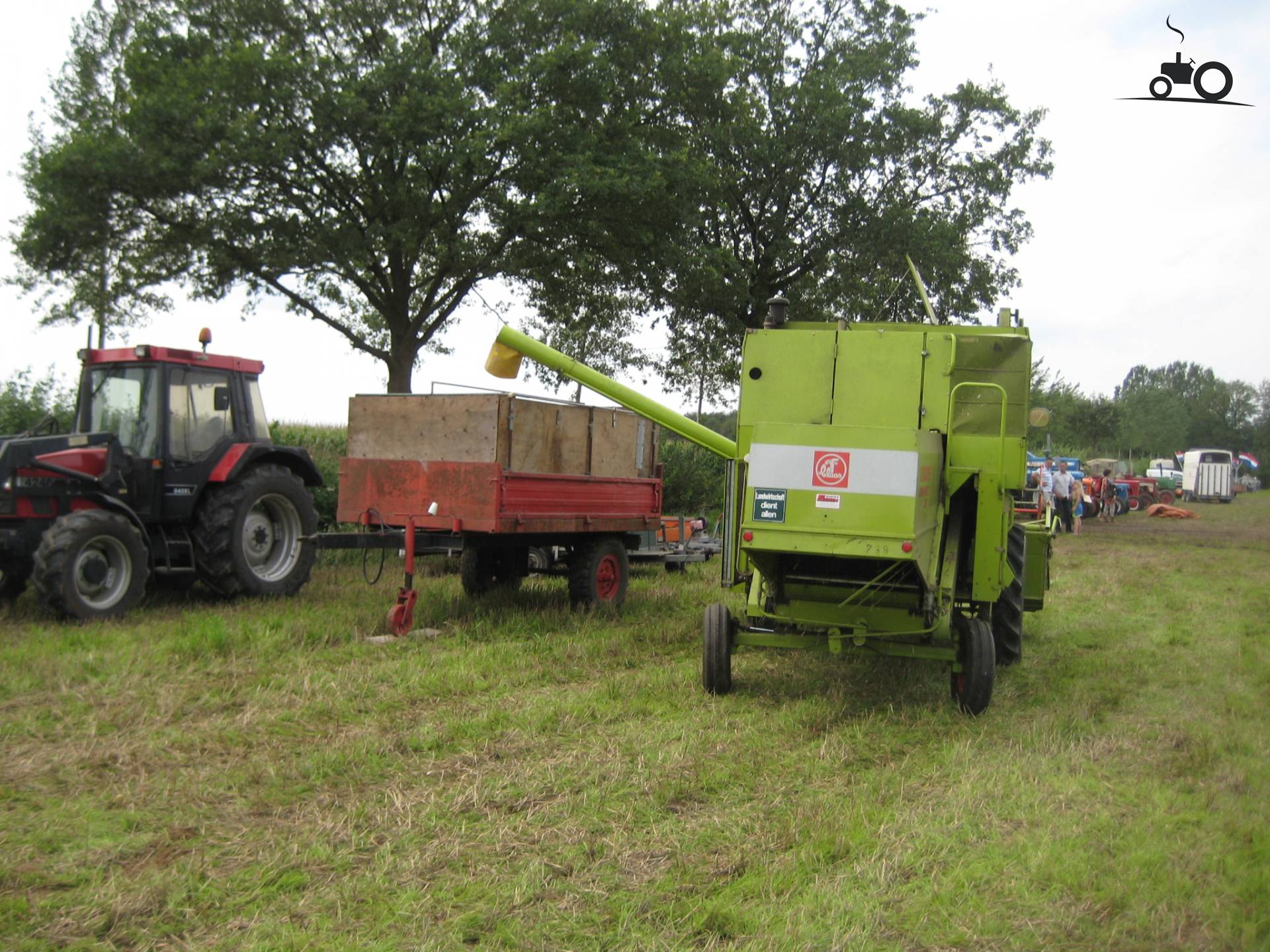 Foto Claas compact 30 #530619