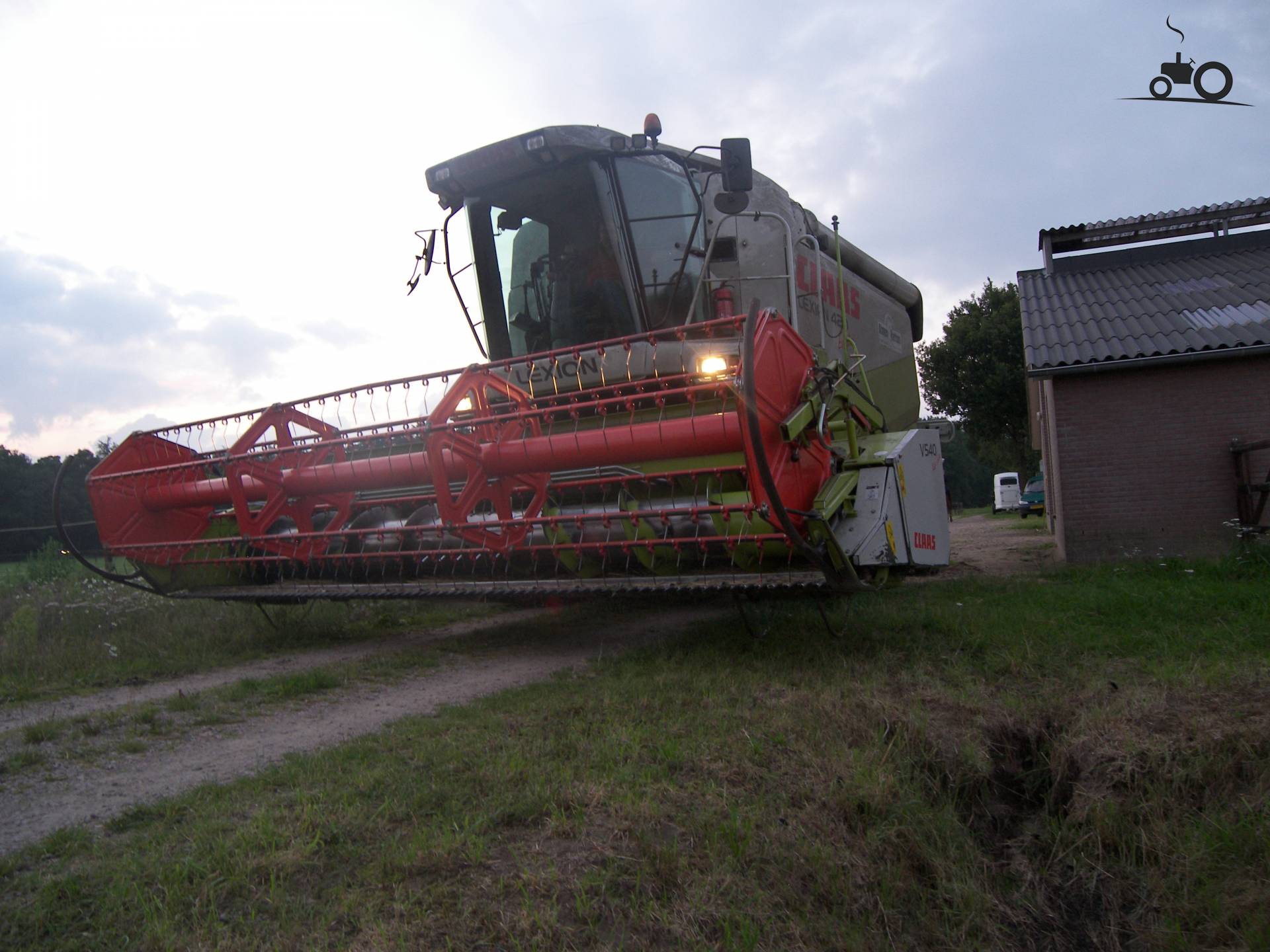 Foto Claas Lexion 420 van Loonbedrijf Almen Harfsen
