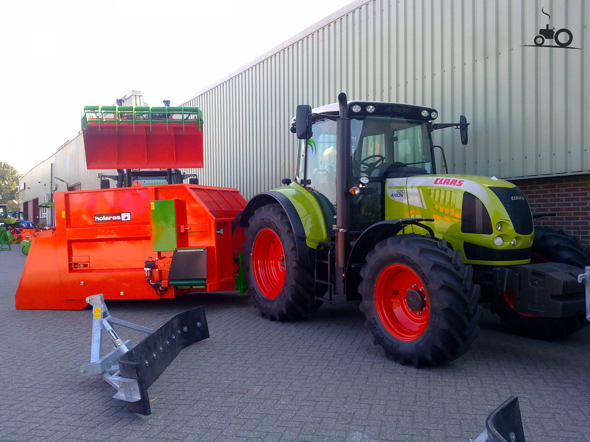 Foto Claas Arion 620 #536152