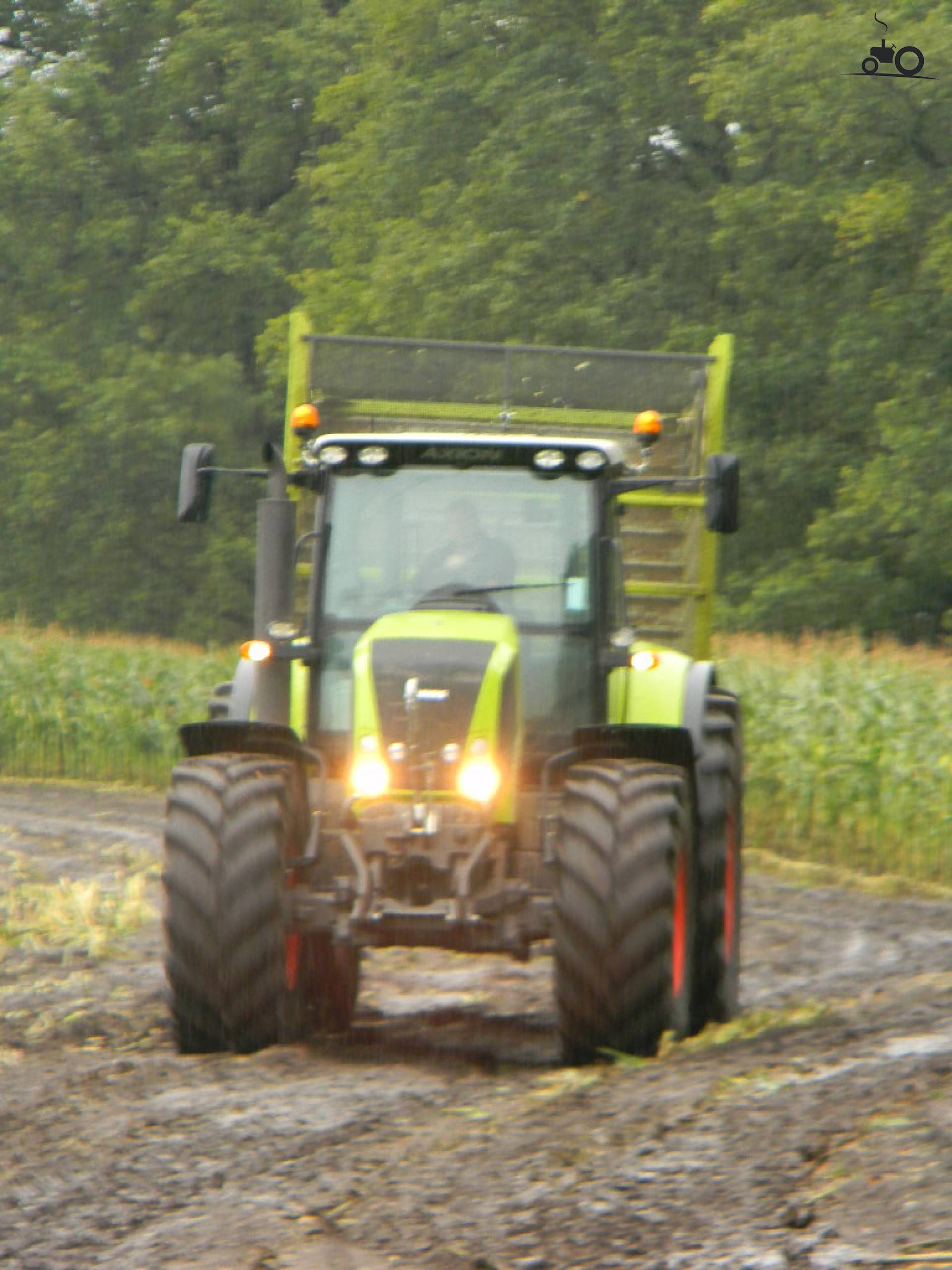 Foto Claas Axion 840 van Fokkert