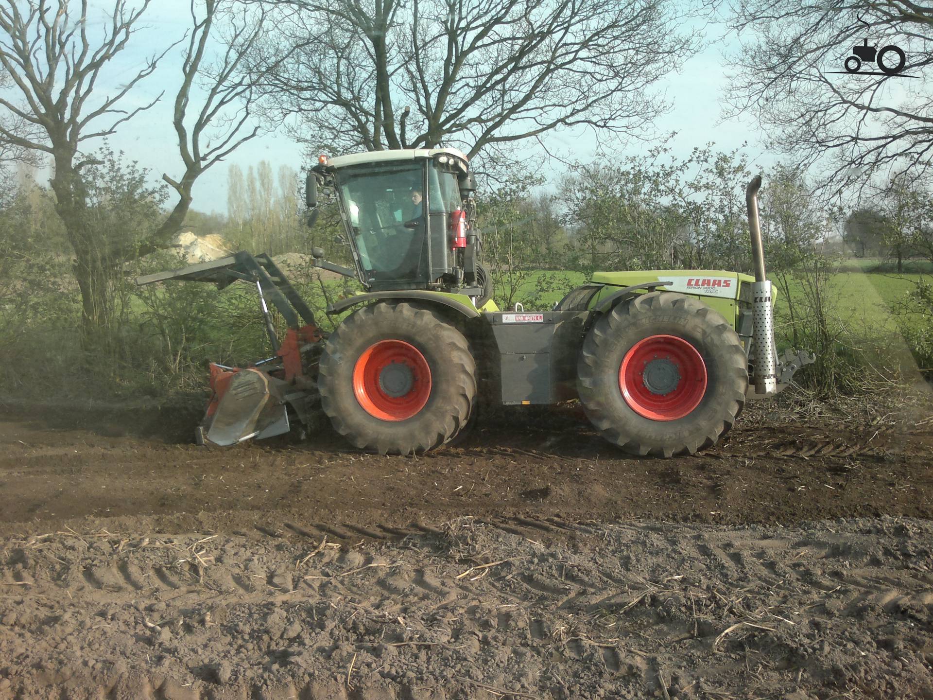 Foto Claas Xerion 3800 VC #618747