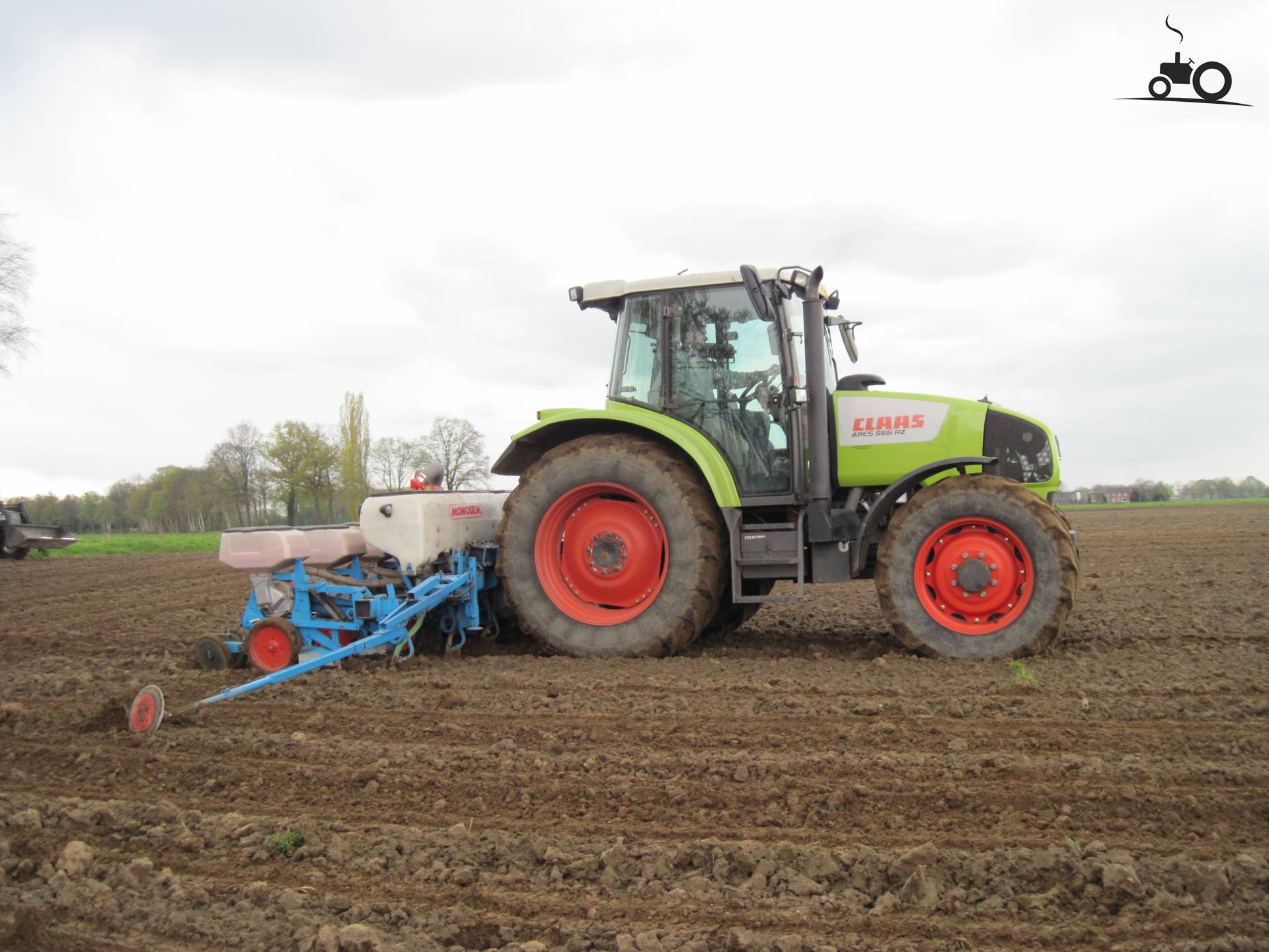 Foto Claas Ares 566 RZ van Loonbedrijf Hartemink