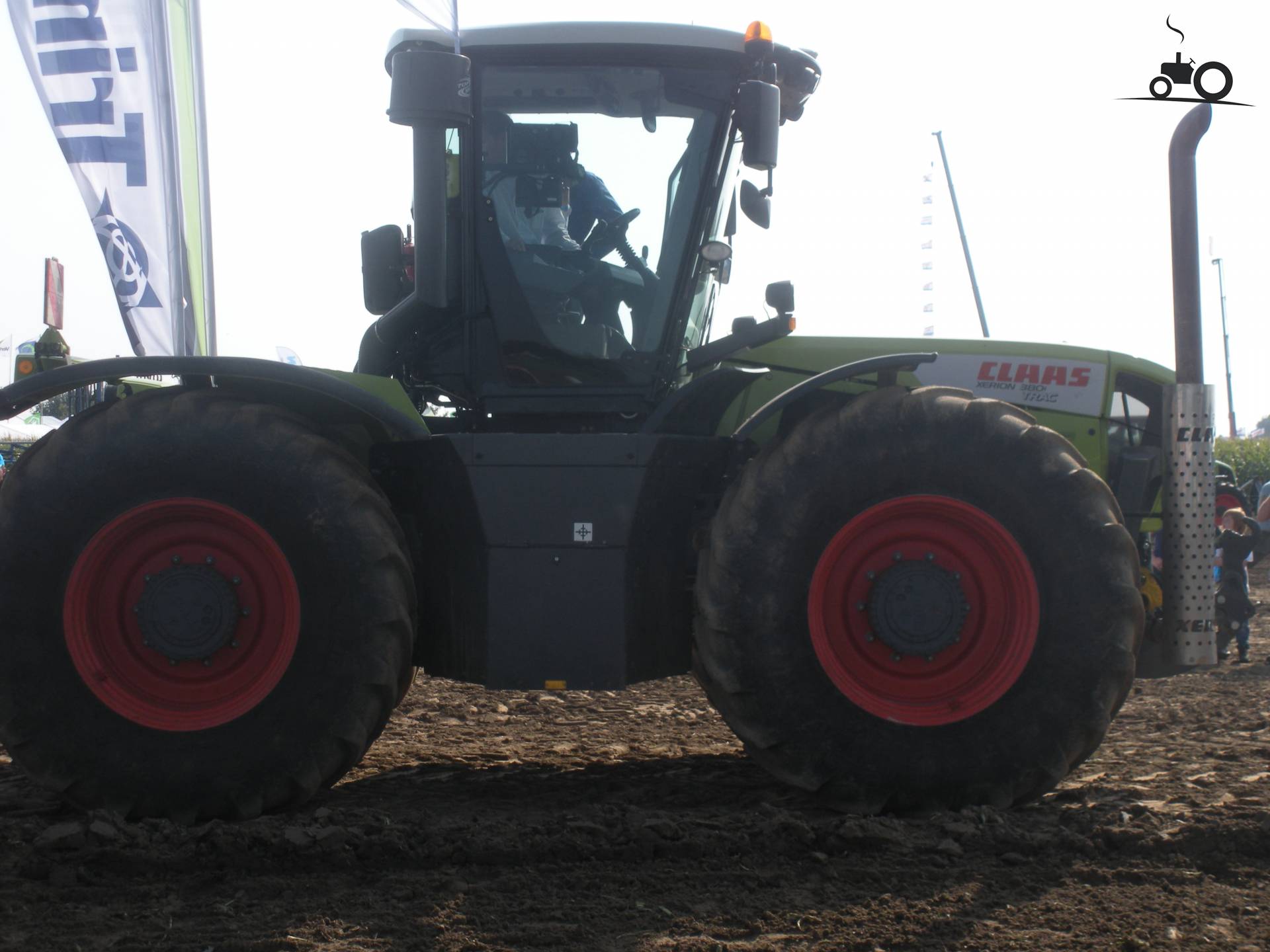 Foto Claas Xerion 3800 TRAC #730435