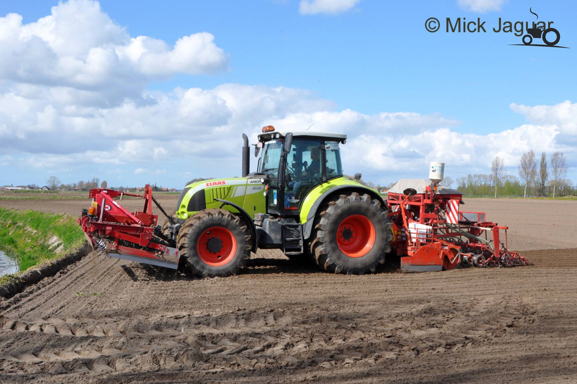 Foto Claas Arion 640 #747367