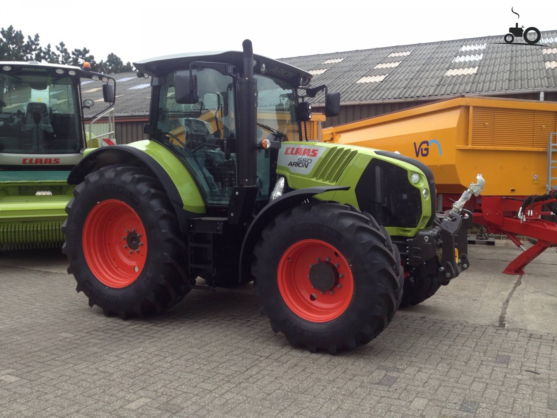 Foto Claas Arion 550 #759857