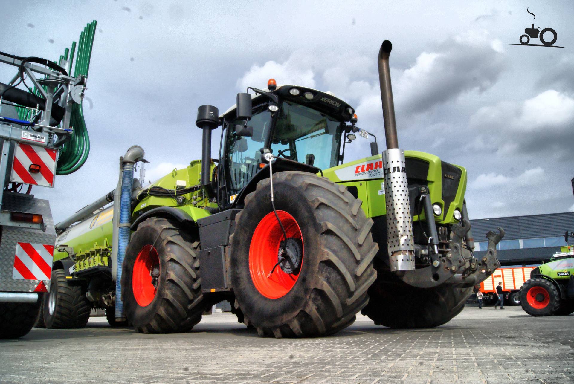 Foto Claas Xerion 3800 TRAC #769410