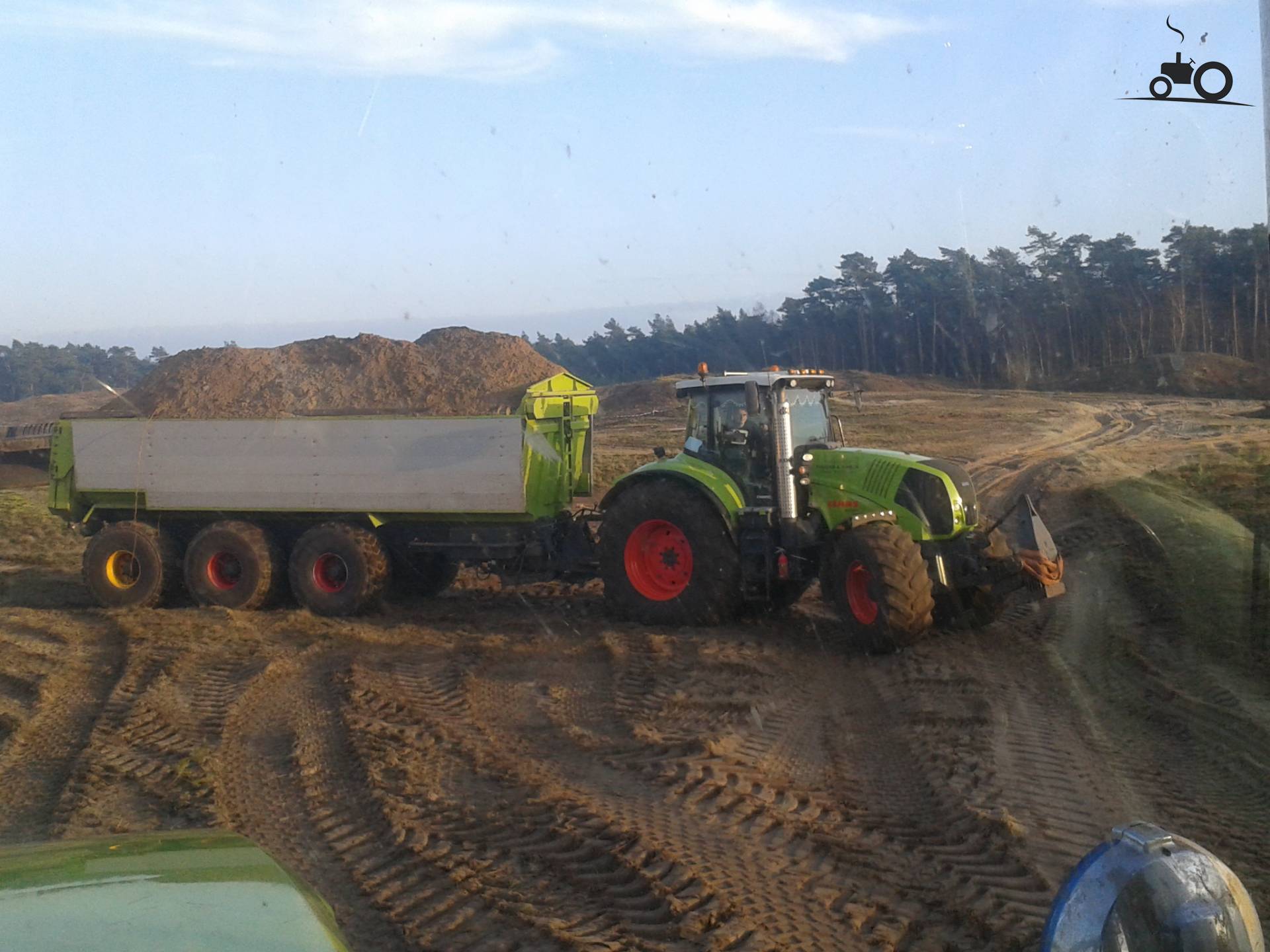 Foto Claas Axion 820 #820153