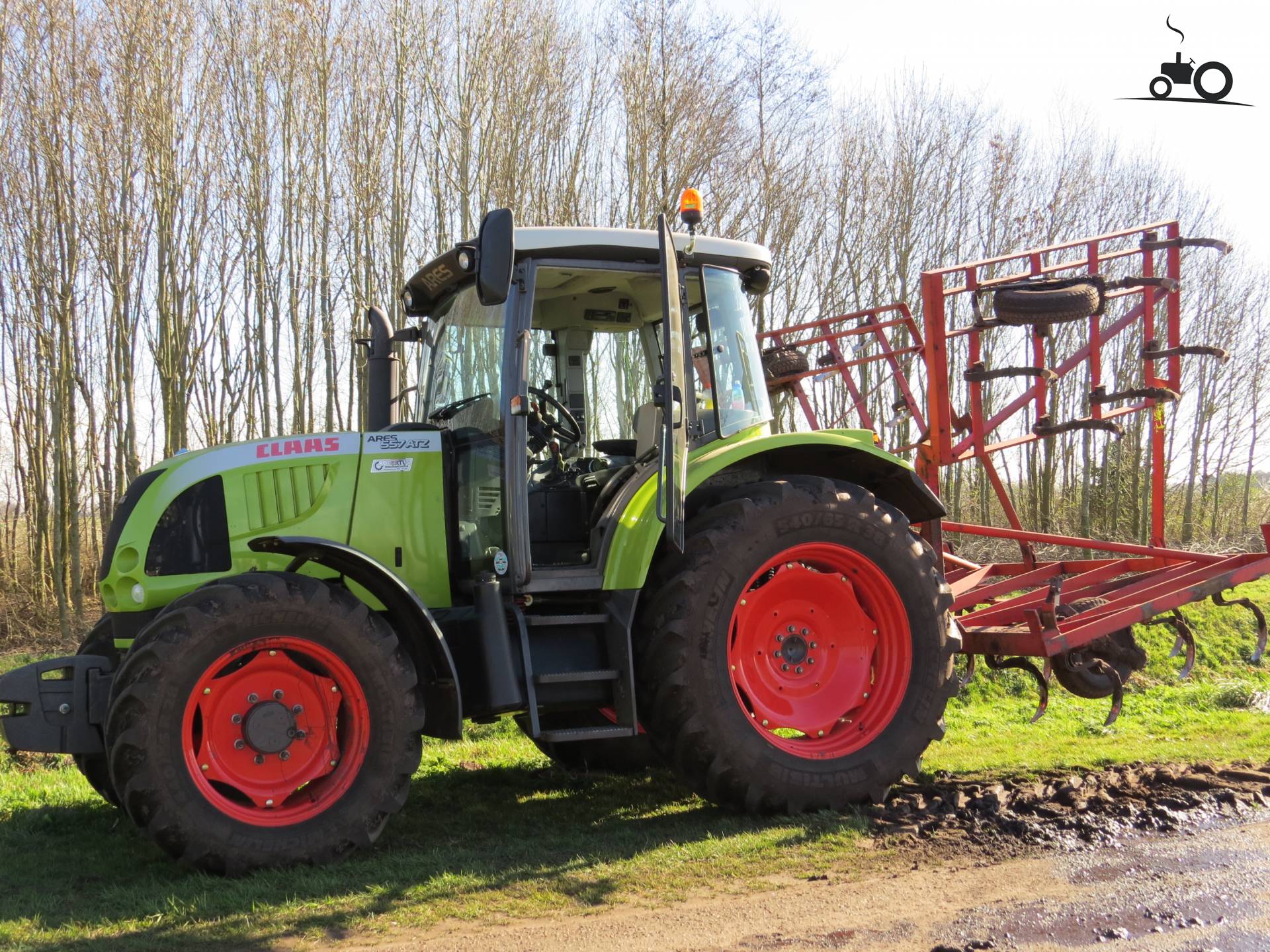 Foto Claas Ares 557 ATZ #833804