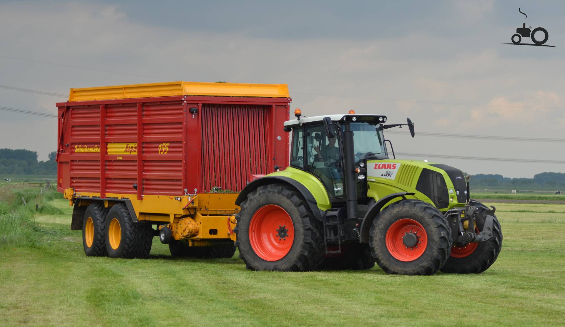 Foto Claas Axion 820 van Loon-grondverzetbedrijf Doornewaard