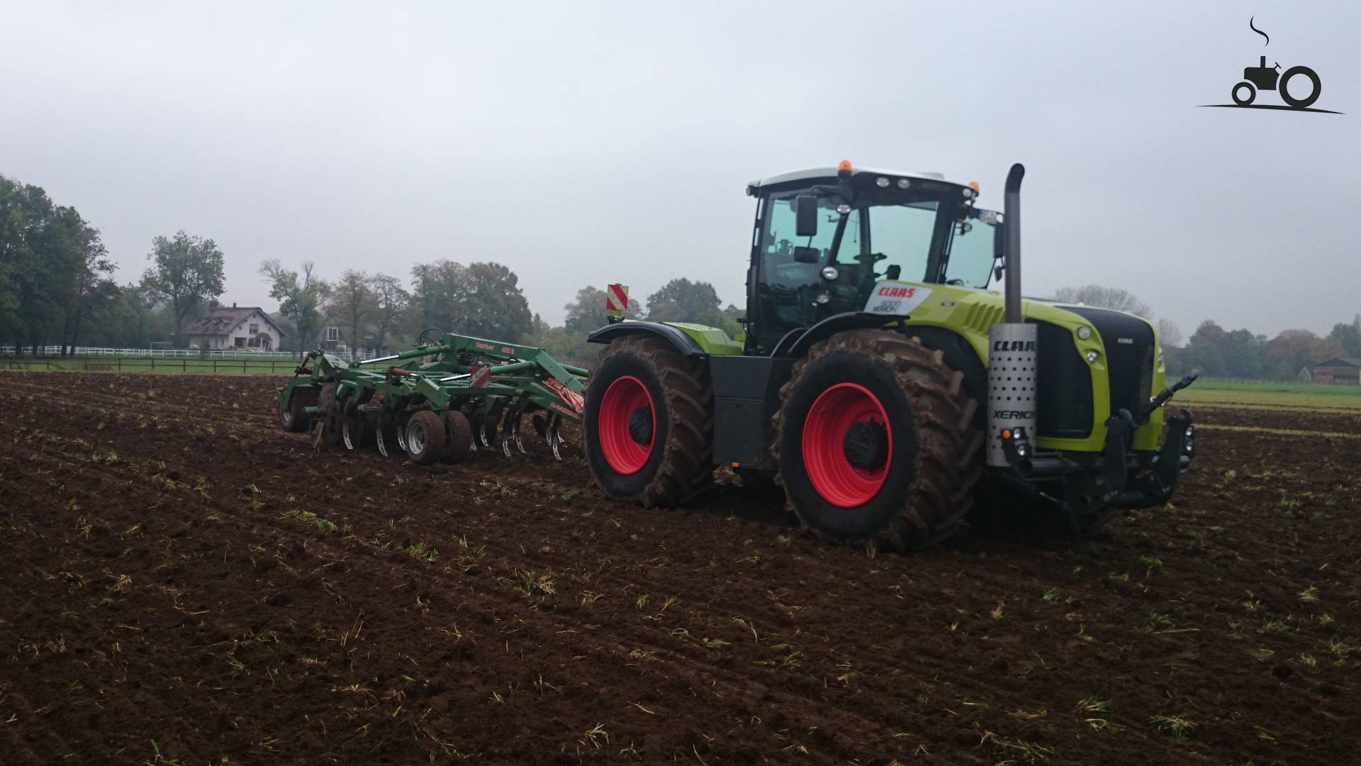 Foto Claas Xerion 5000 #879903