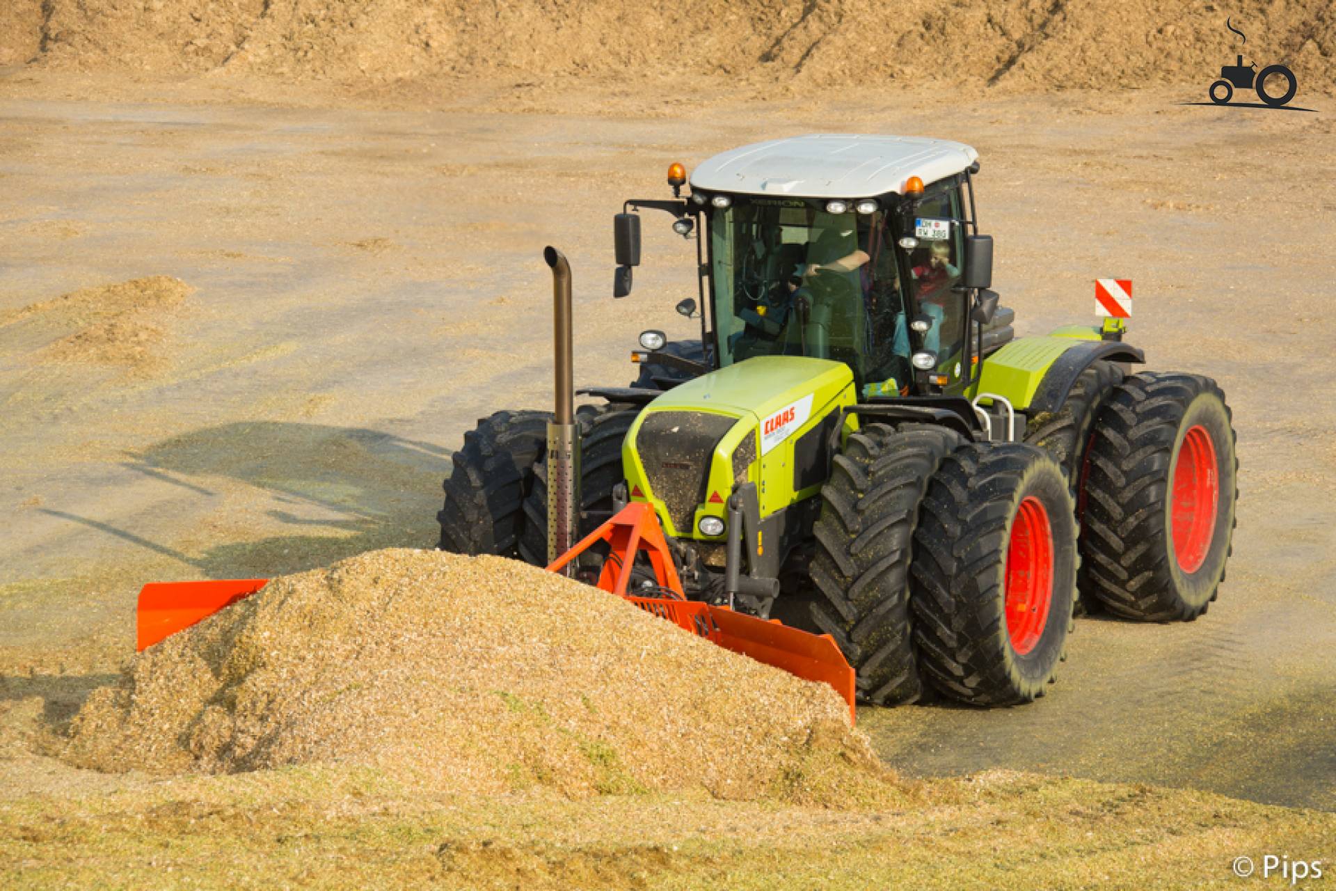 Foto Claas Xerion 3800 VC #888331