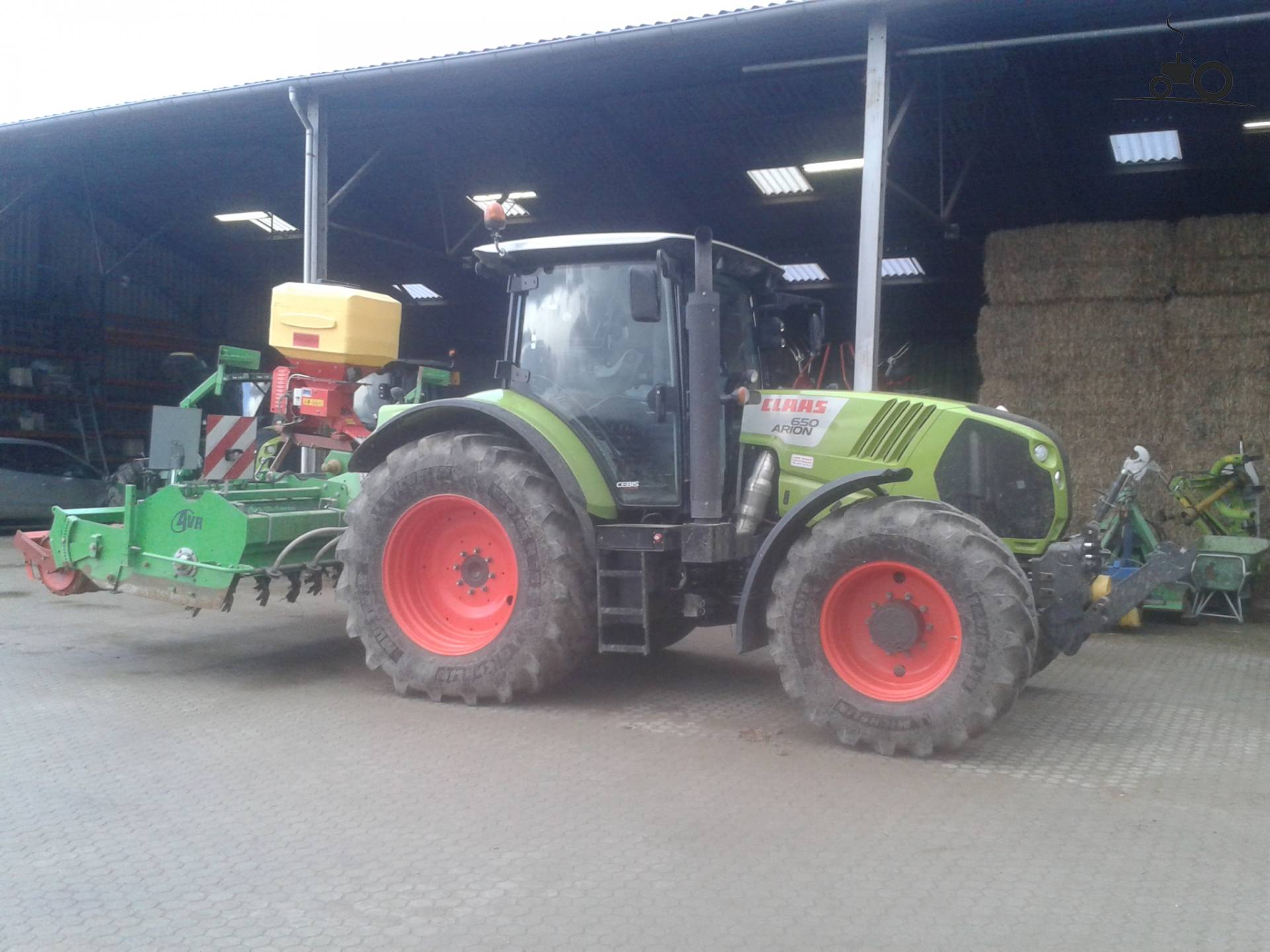 Claas Arion 650