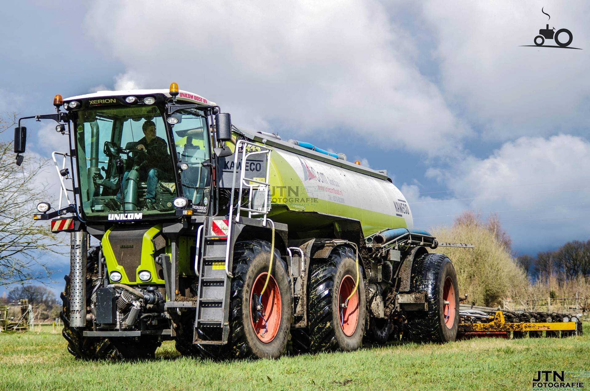 Foto Claas Xerion Saddle Trac Van Jtn Fotografie Unicom Oost Bv