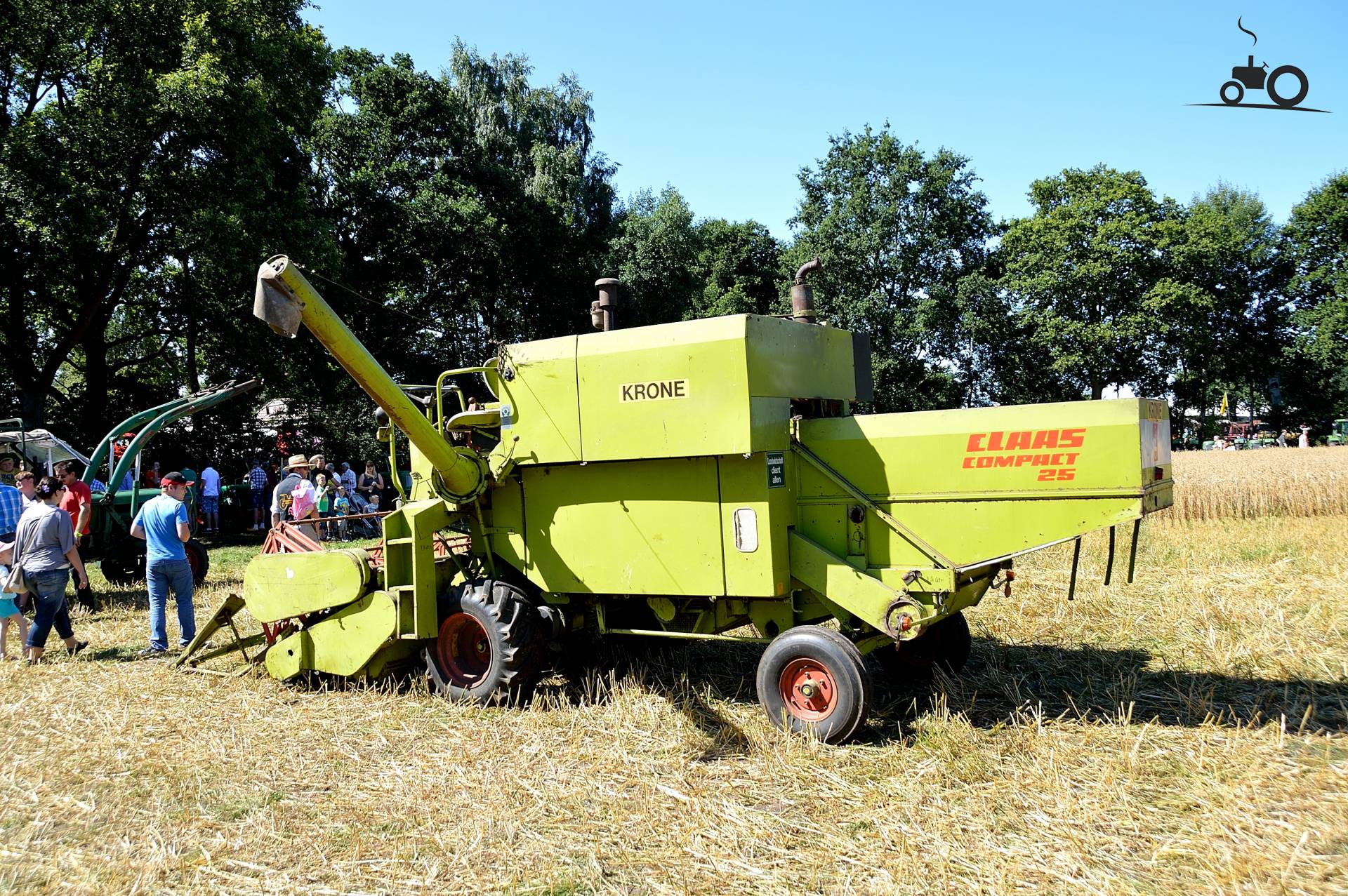 Foto Claas Compact 25 #928968