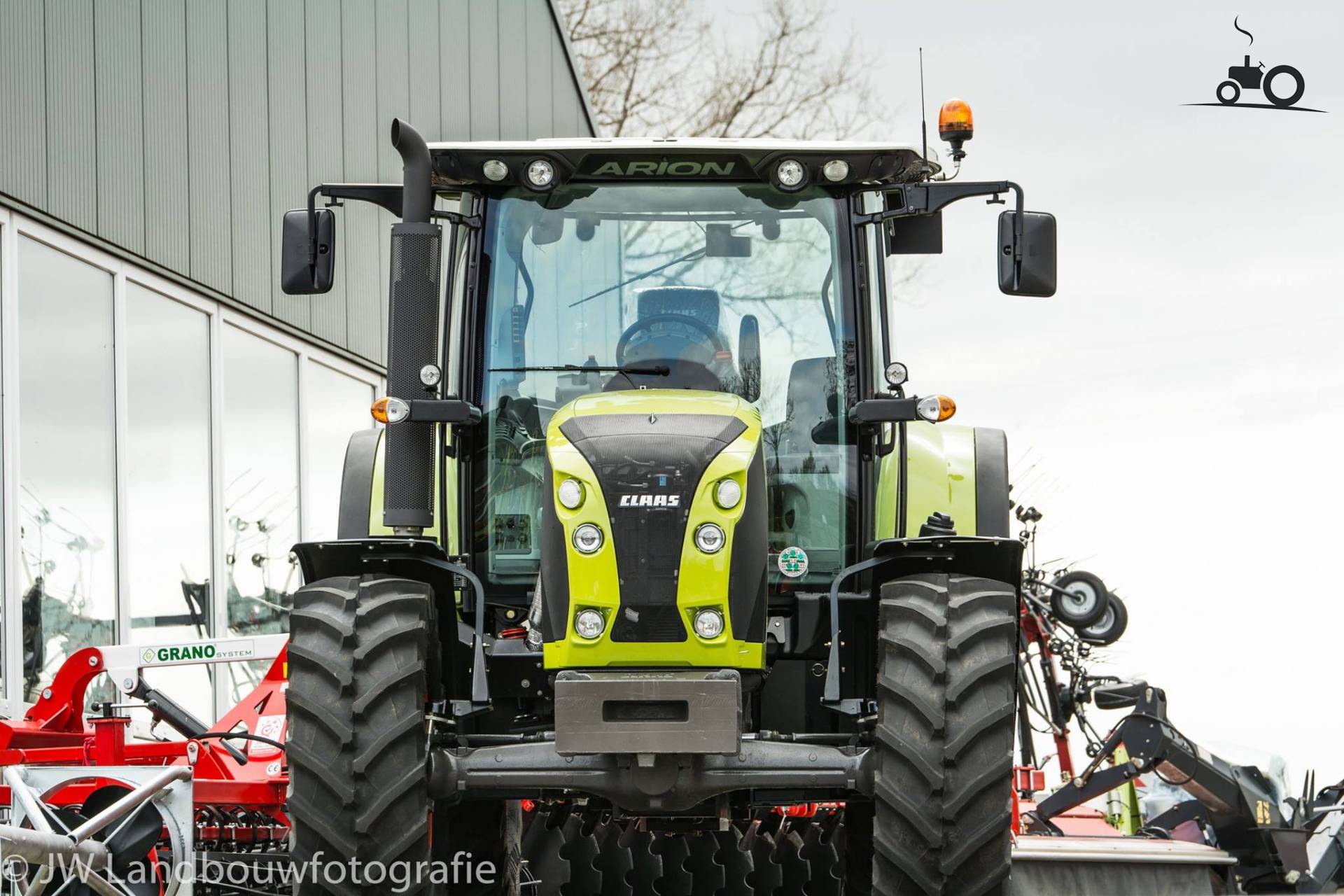 Foto Claas Arion 530 van L.m.b Roes BV